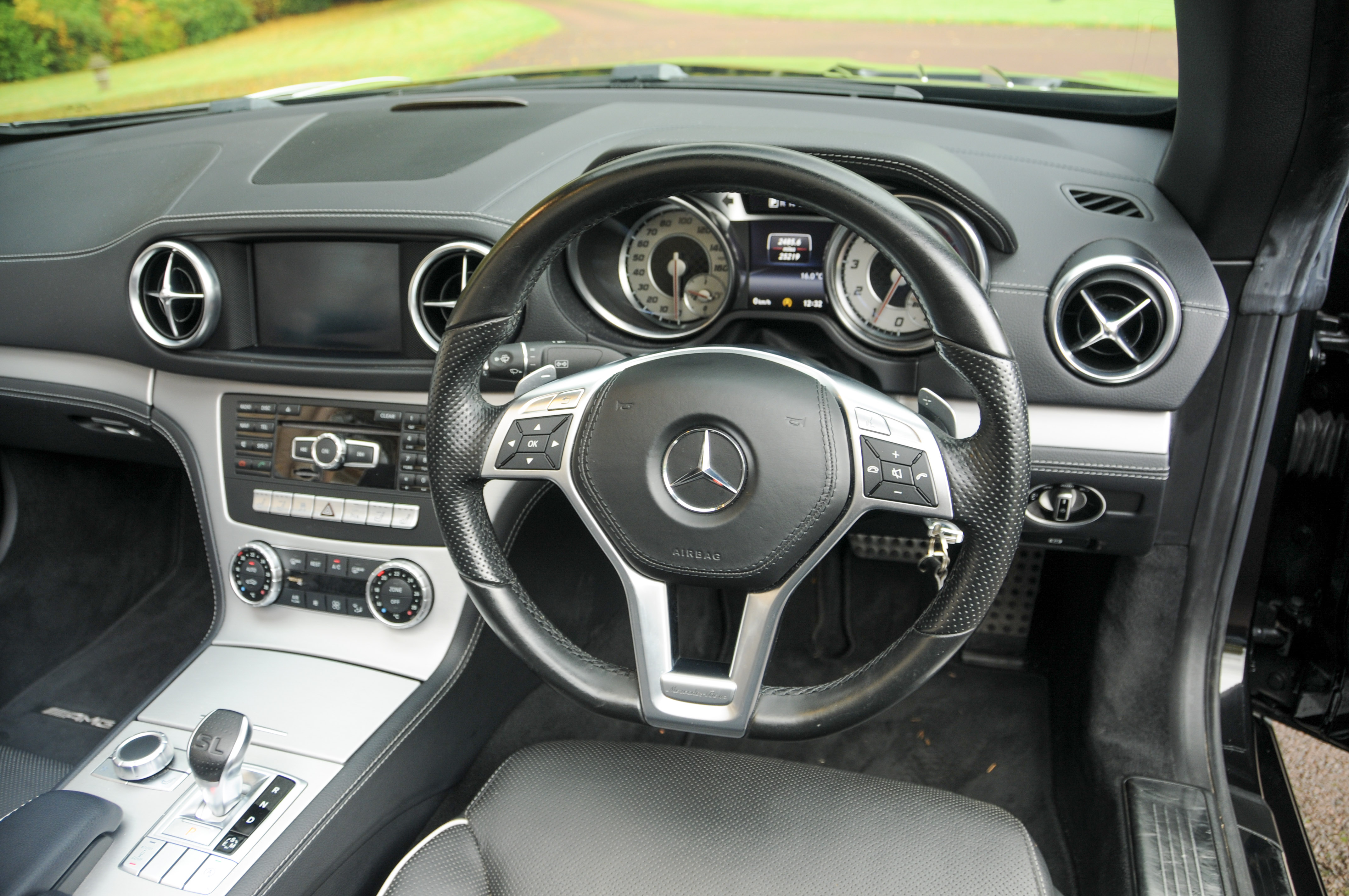 2015 MERCEDES-BENZ (R231) SL400 AMG SPORT - 25,500 MILES