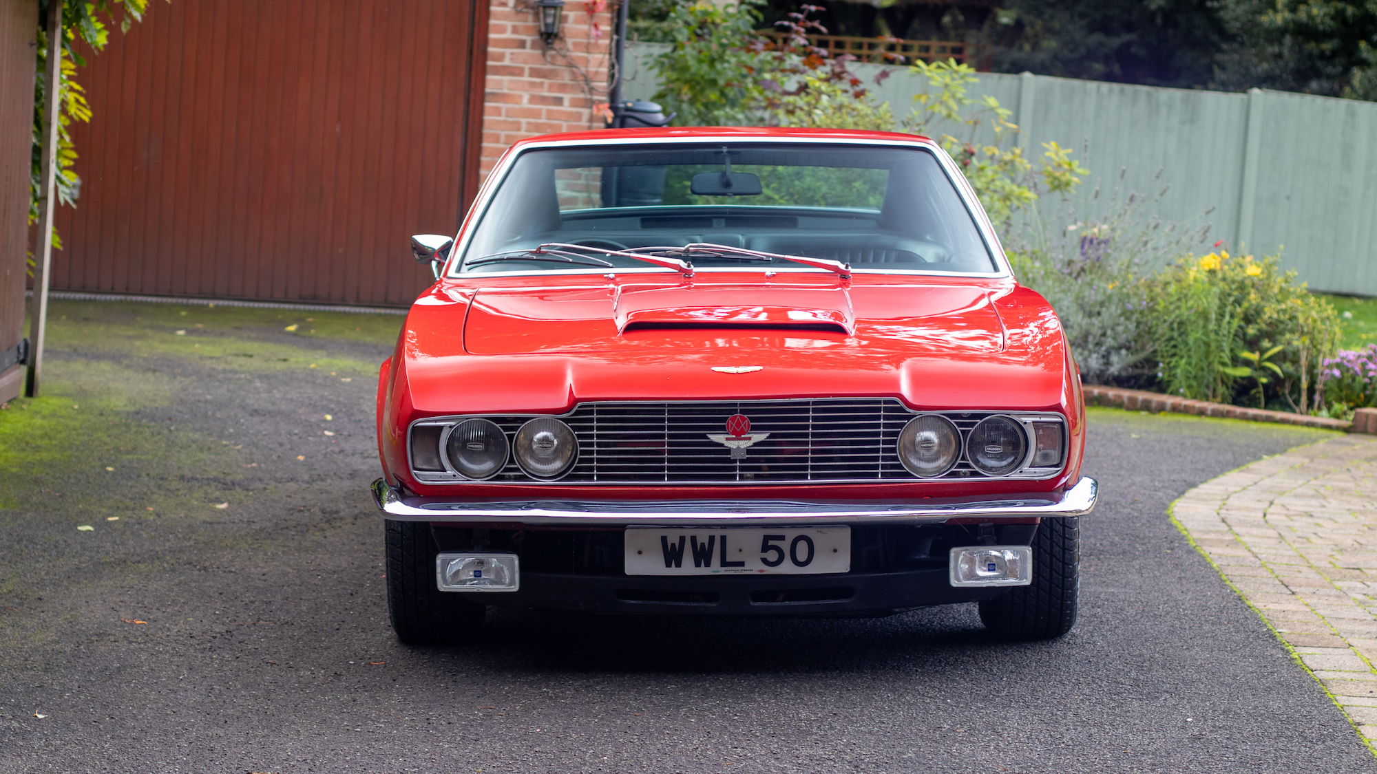 1971 ASTON MARTIN DBS V8