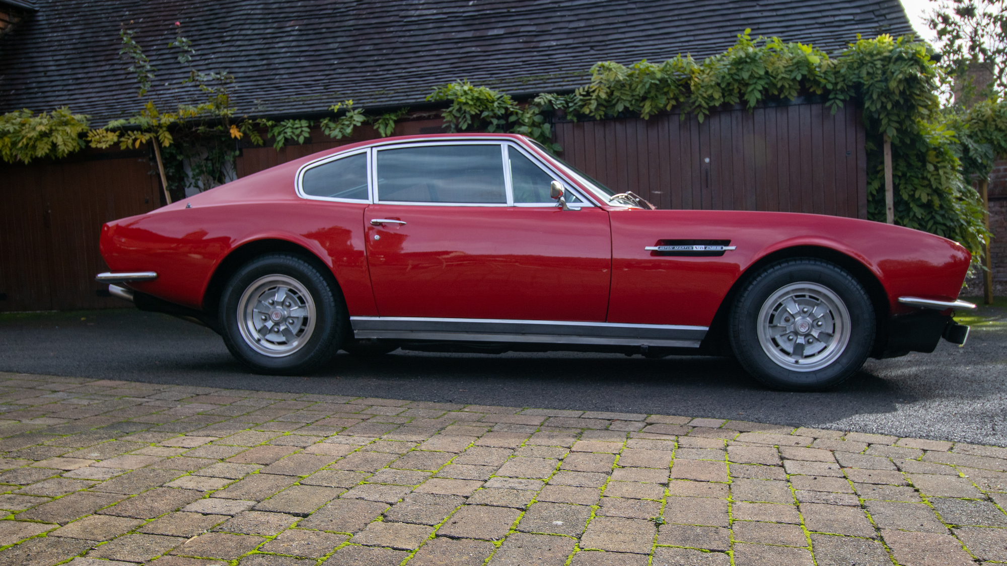 1971 ASTON MARTIN DBS V8