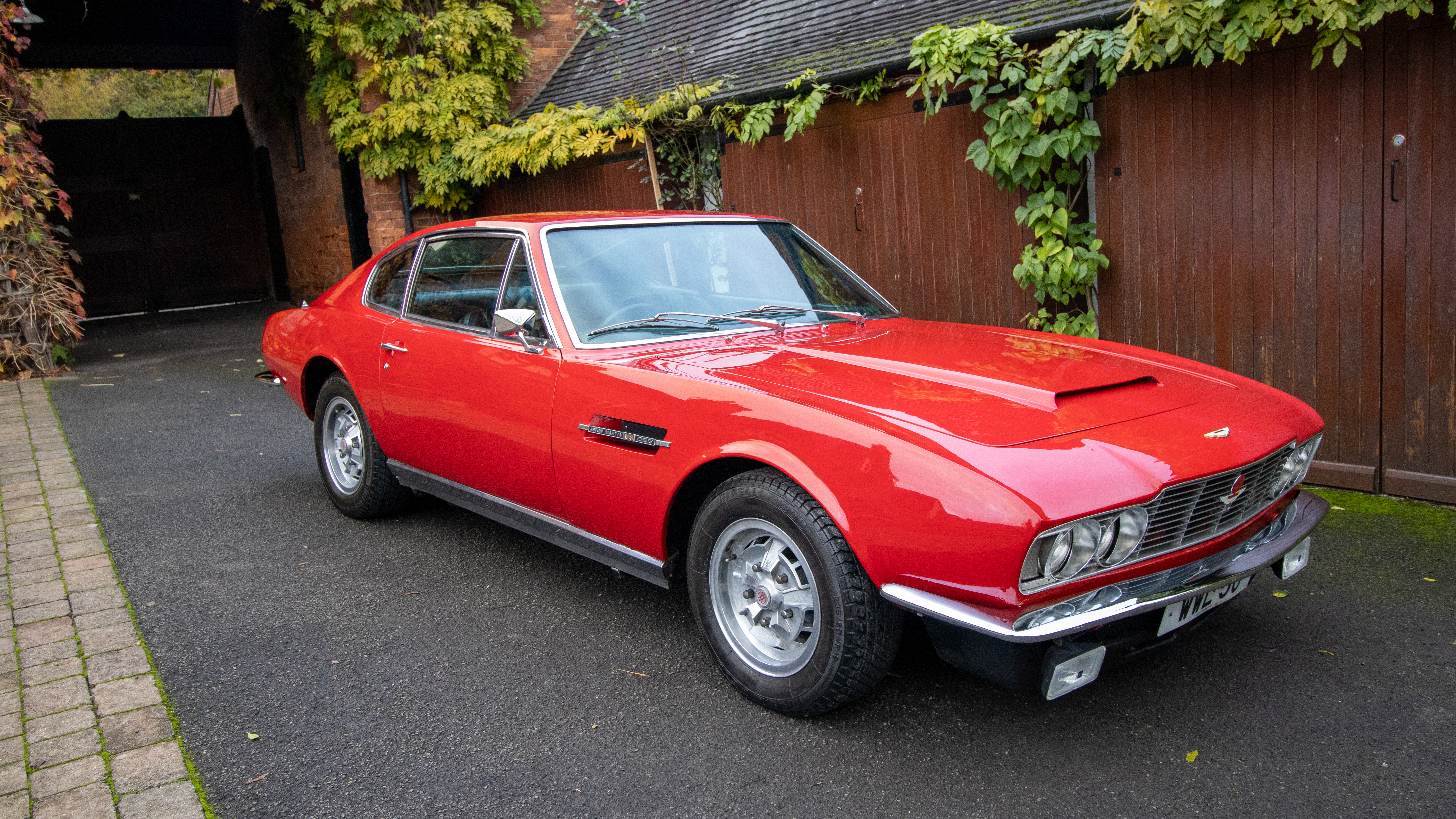 1971 ASTON MARTIN DBS V8