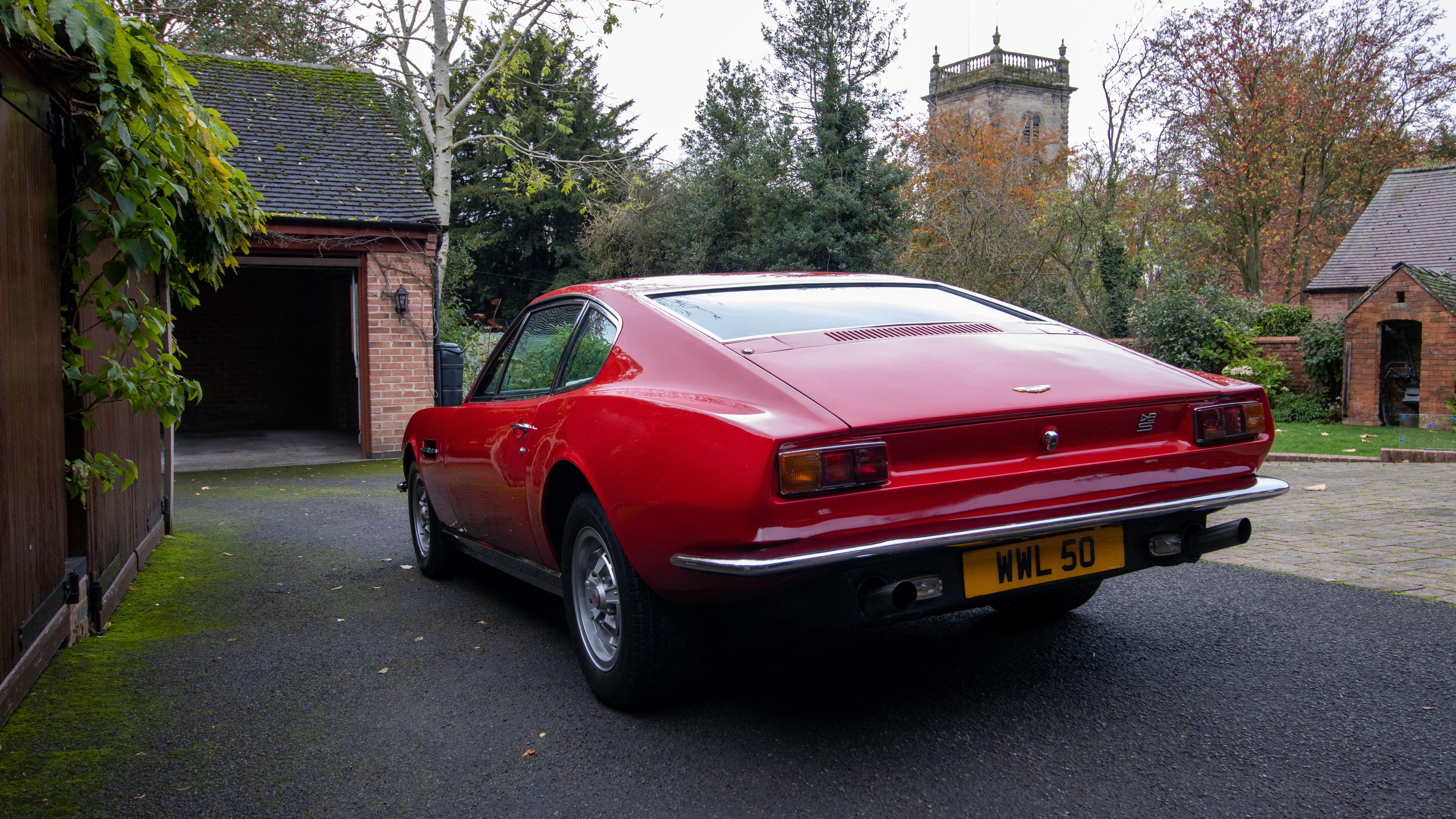 1971 ASTON MARTIN DBS V8