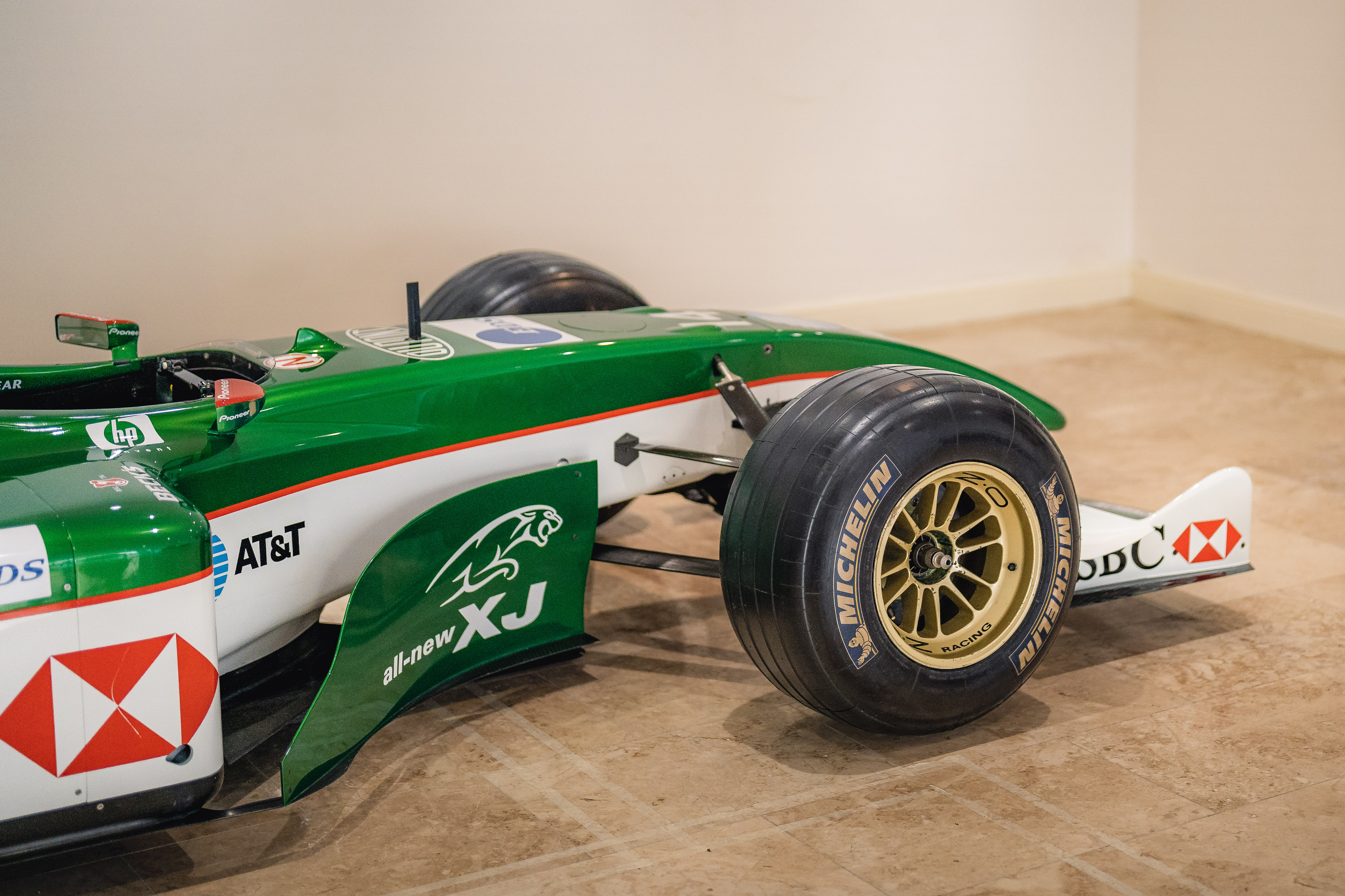 2003 JAGUAR R4 FORMULA 1 CAR - ROLLING CHASSIS