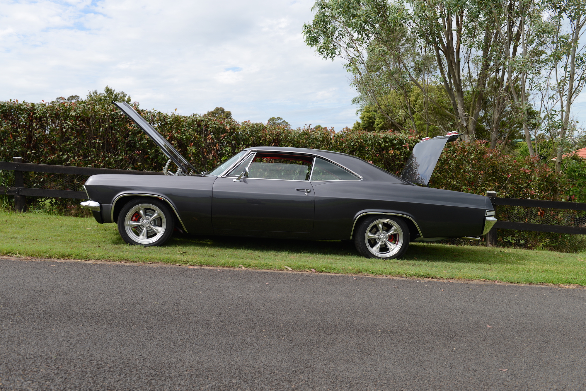 1965 CHEVROLET IMPALA - RESTOMOD