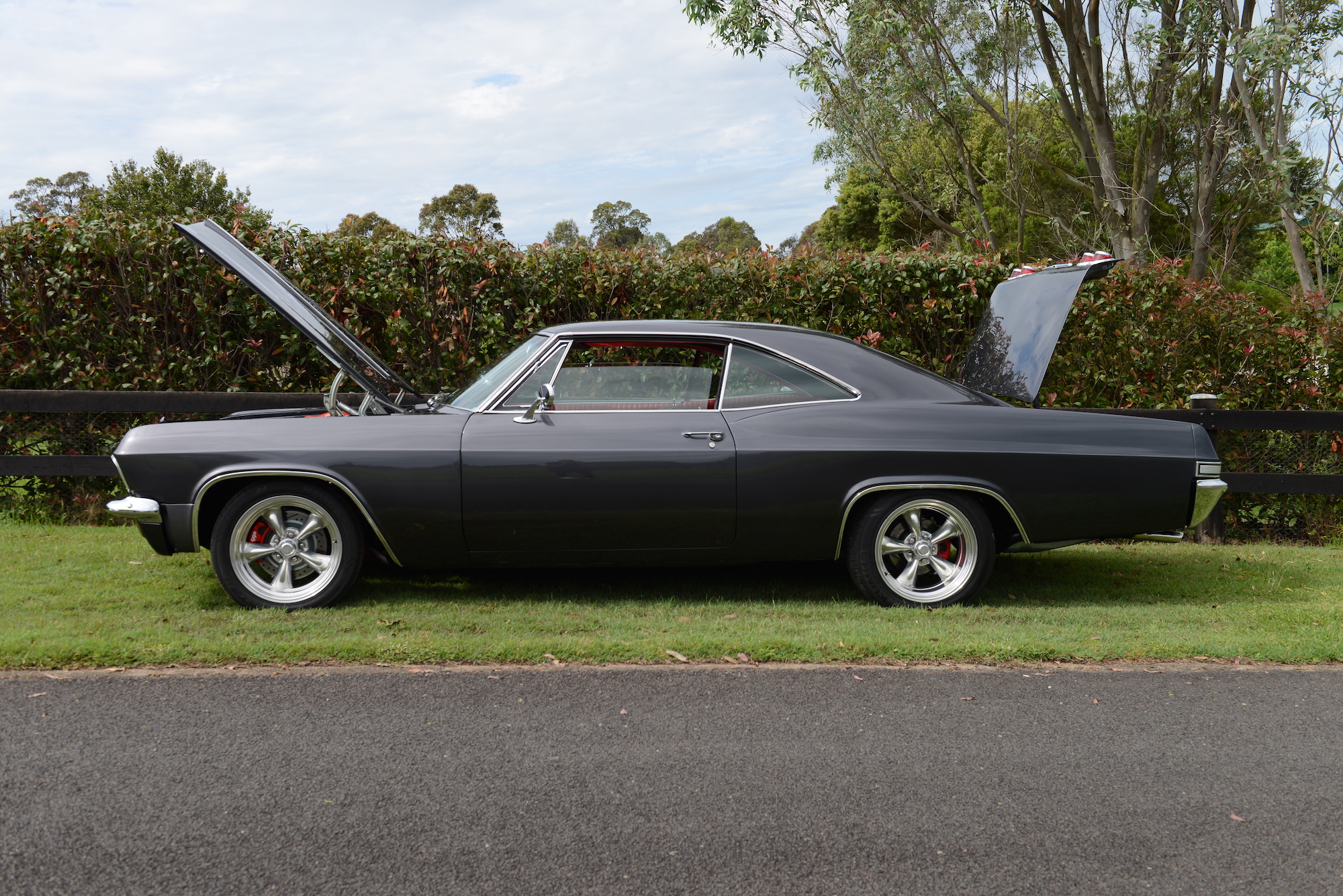 1965 CHEVROLET IMPALA - RESTOMOD