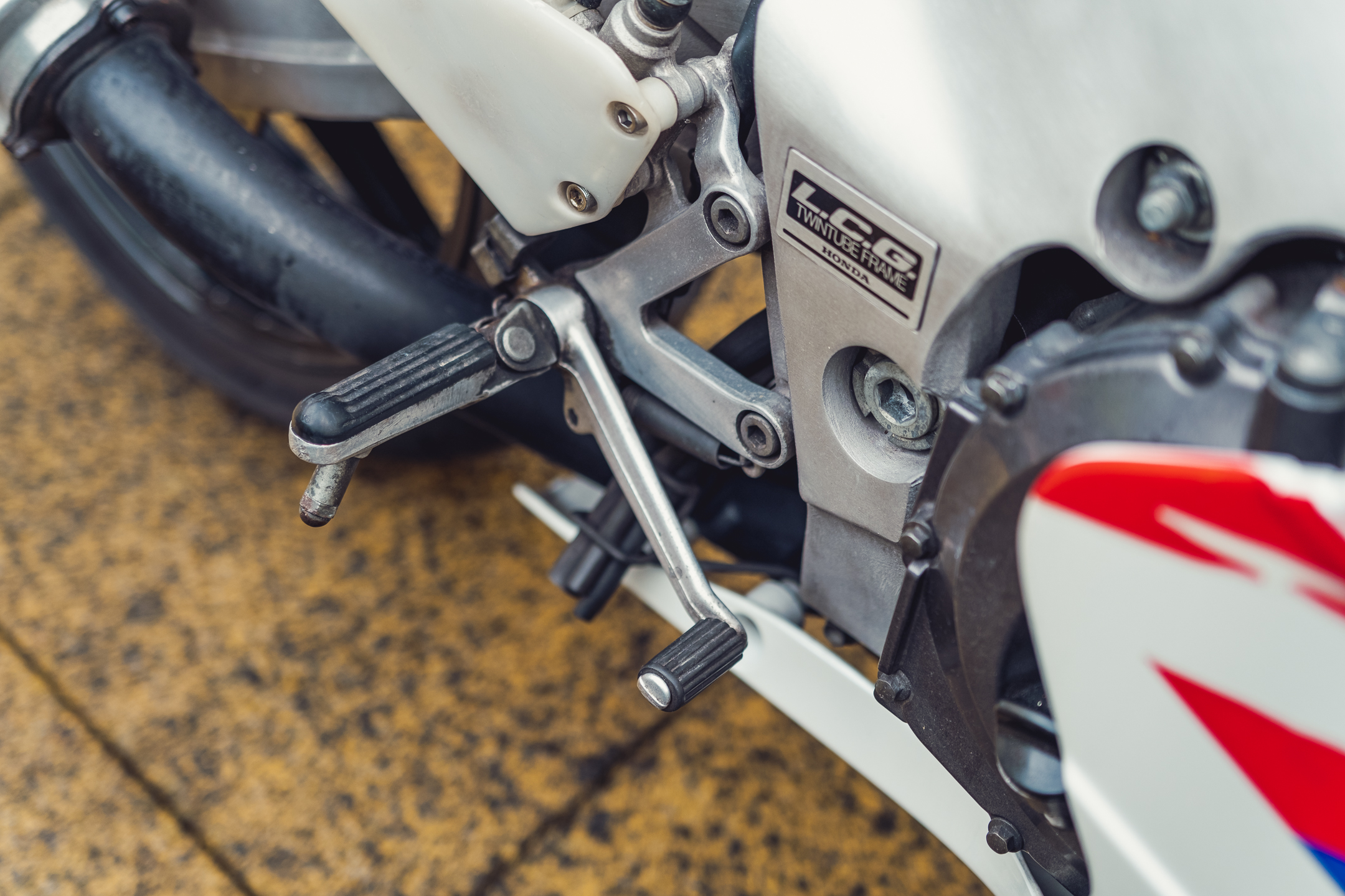 1992 HONDA CBR400RR (NC29)