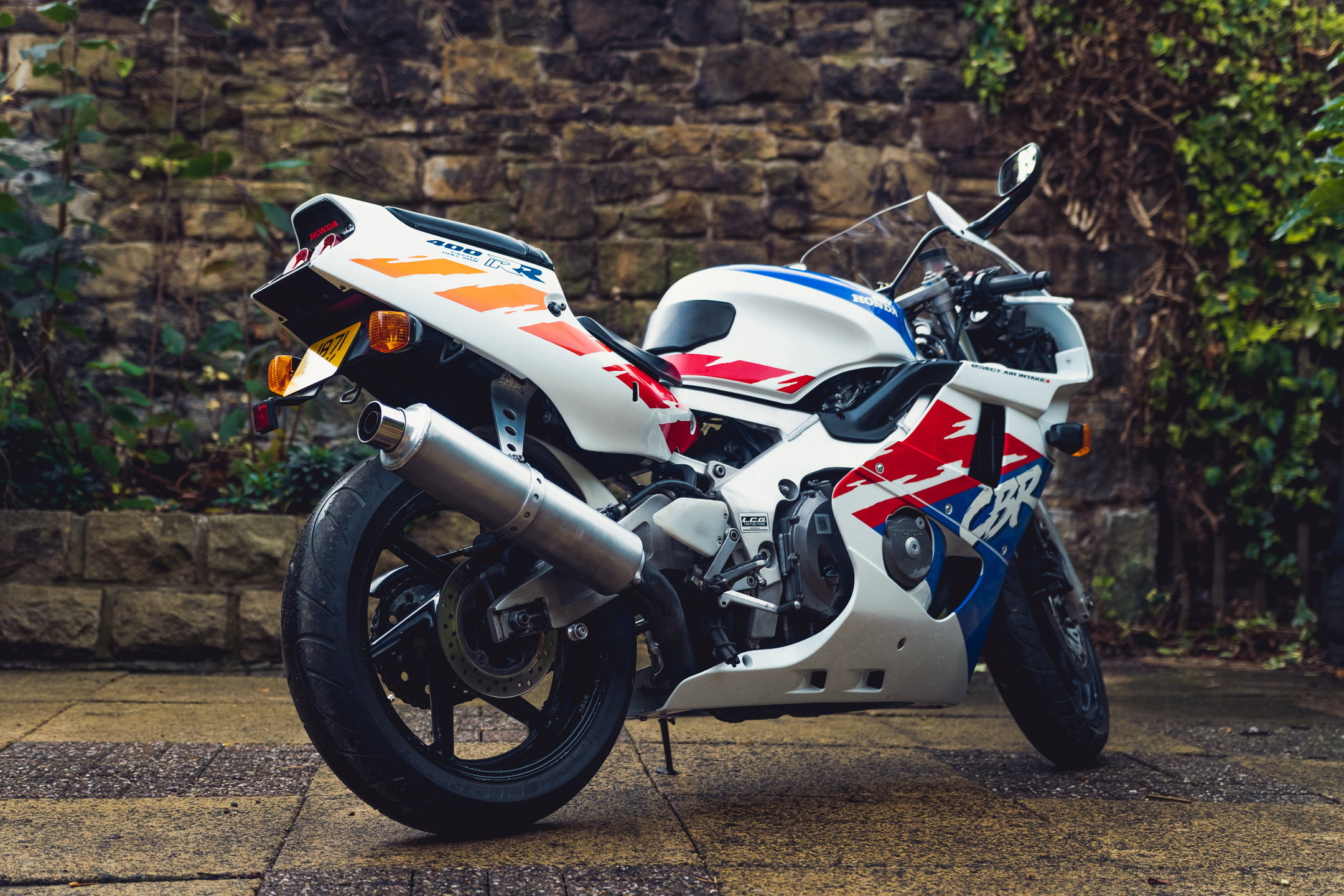 1992 HONDA CBR400RR (NC29)