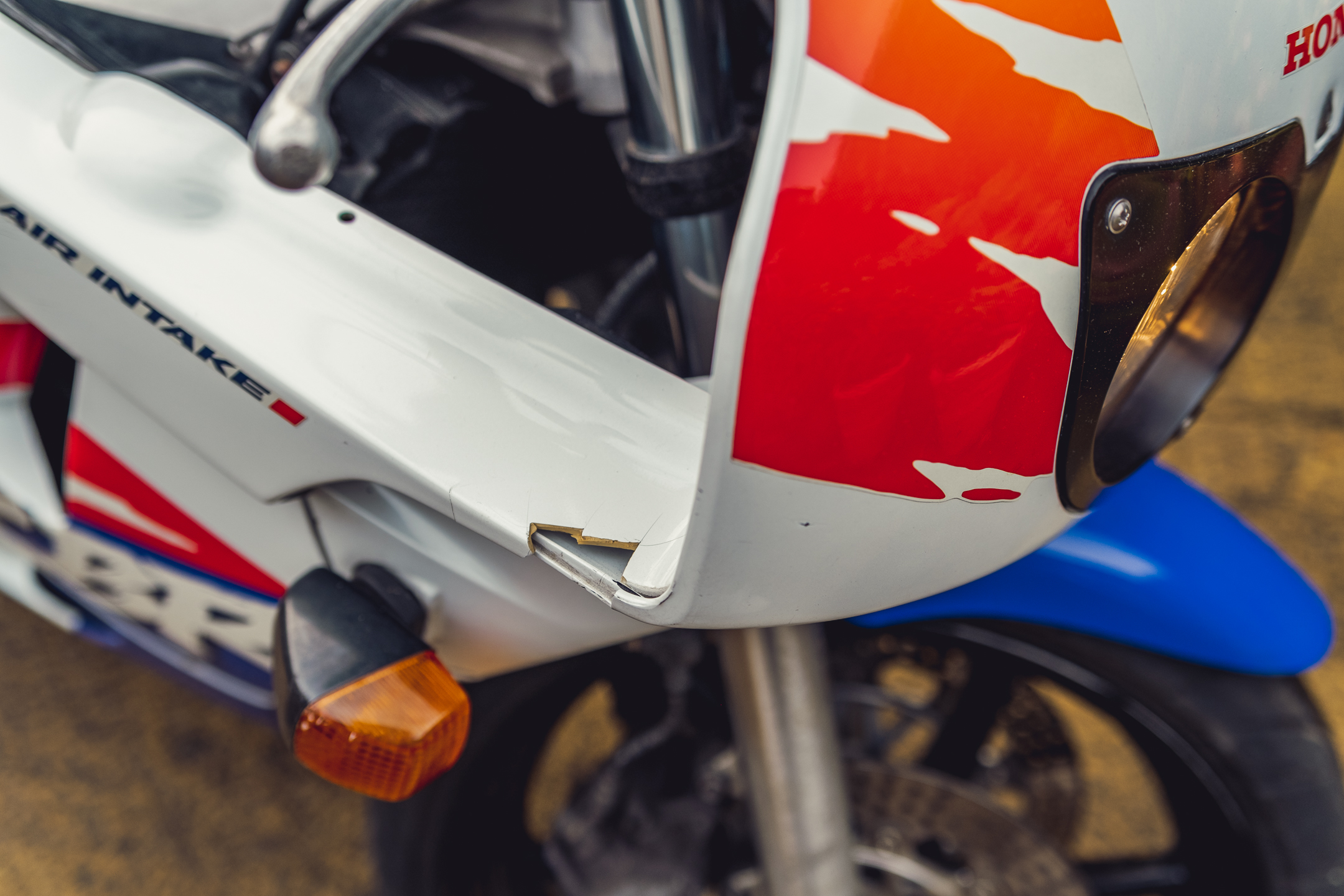 1992 HONDA CBR400RR (NC29)