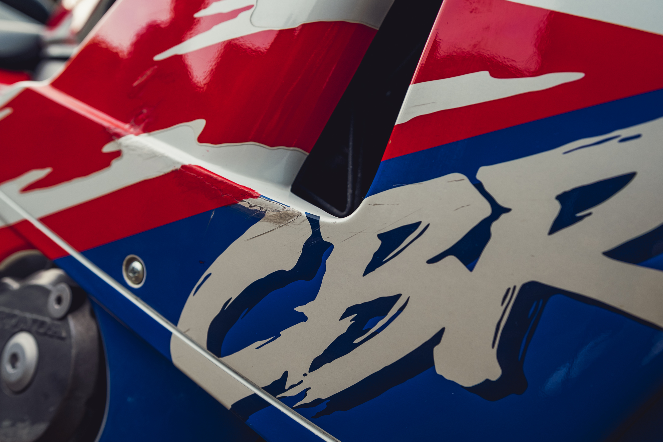 1992 HONDA CBR400RR (NC29)