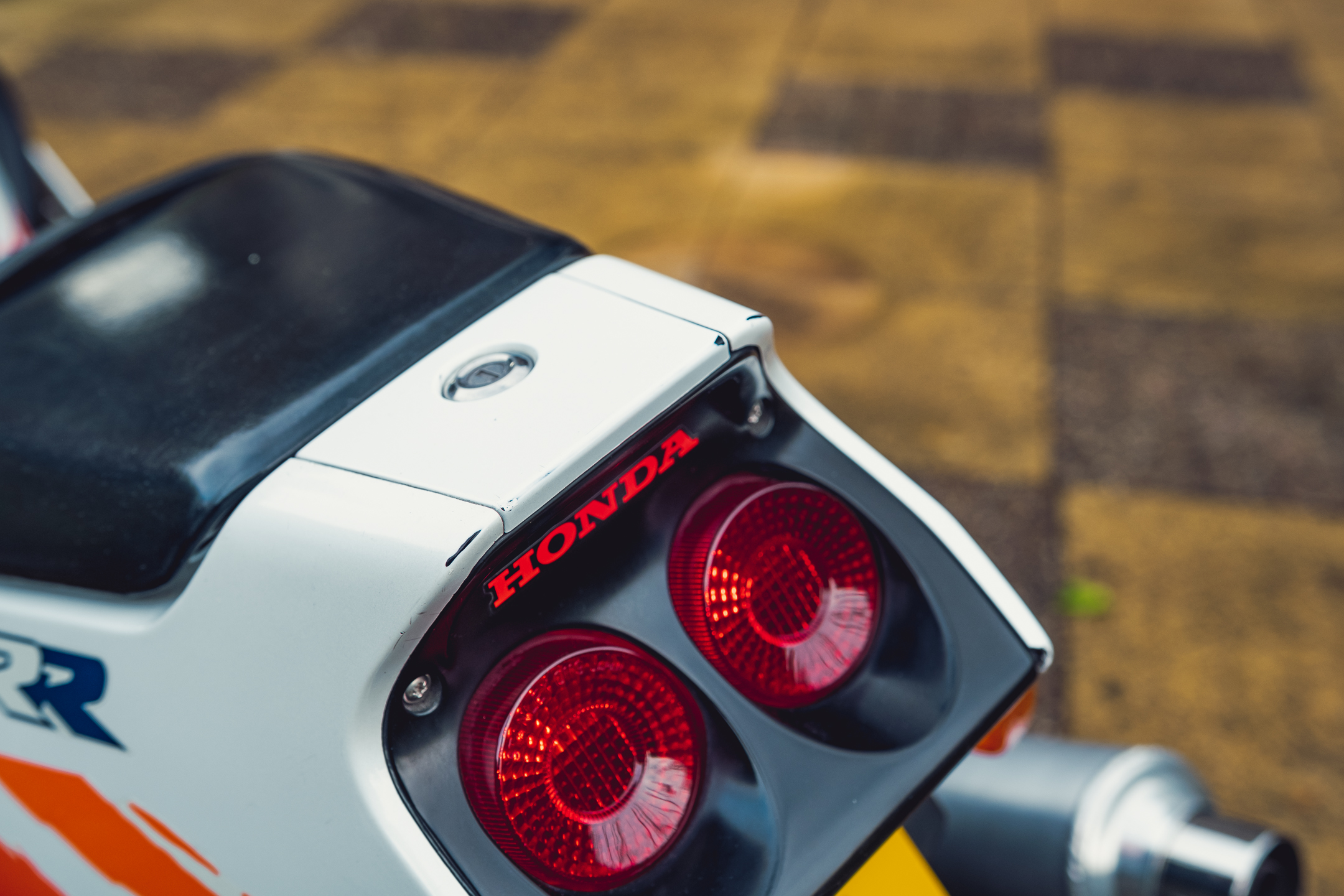 1992 HONDA CBR400RR (NC29)