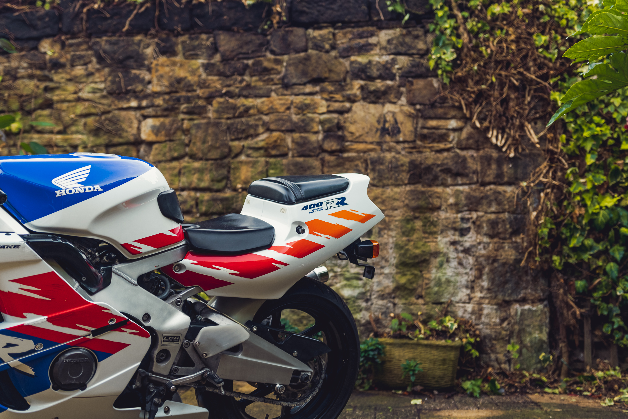 1992 HONDA CBR400RR (NC29)