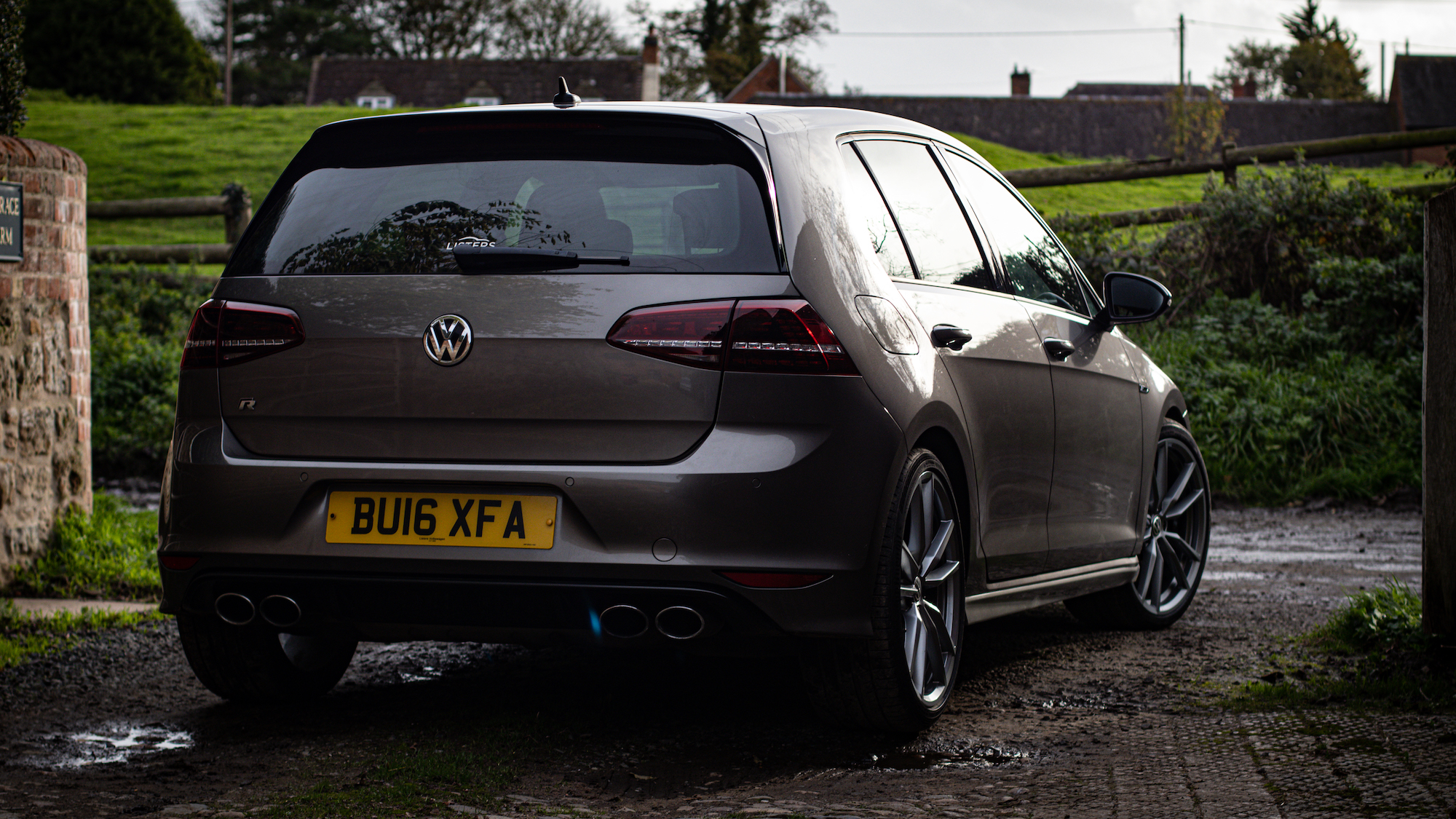 2016 VOLKSWAGEN GOLF (MK7) R