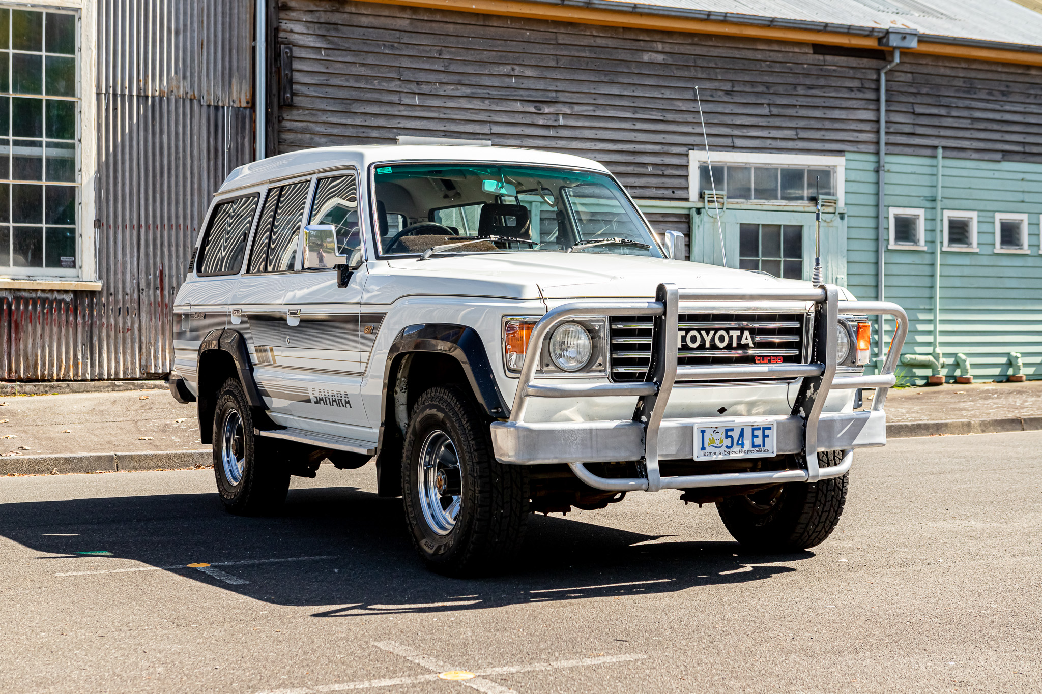 1987 TOYOTA FJ61 LANDCRUISER 'SAHARA'
