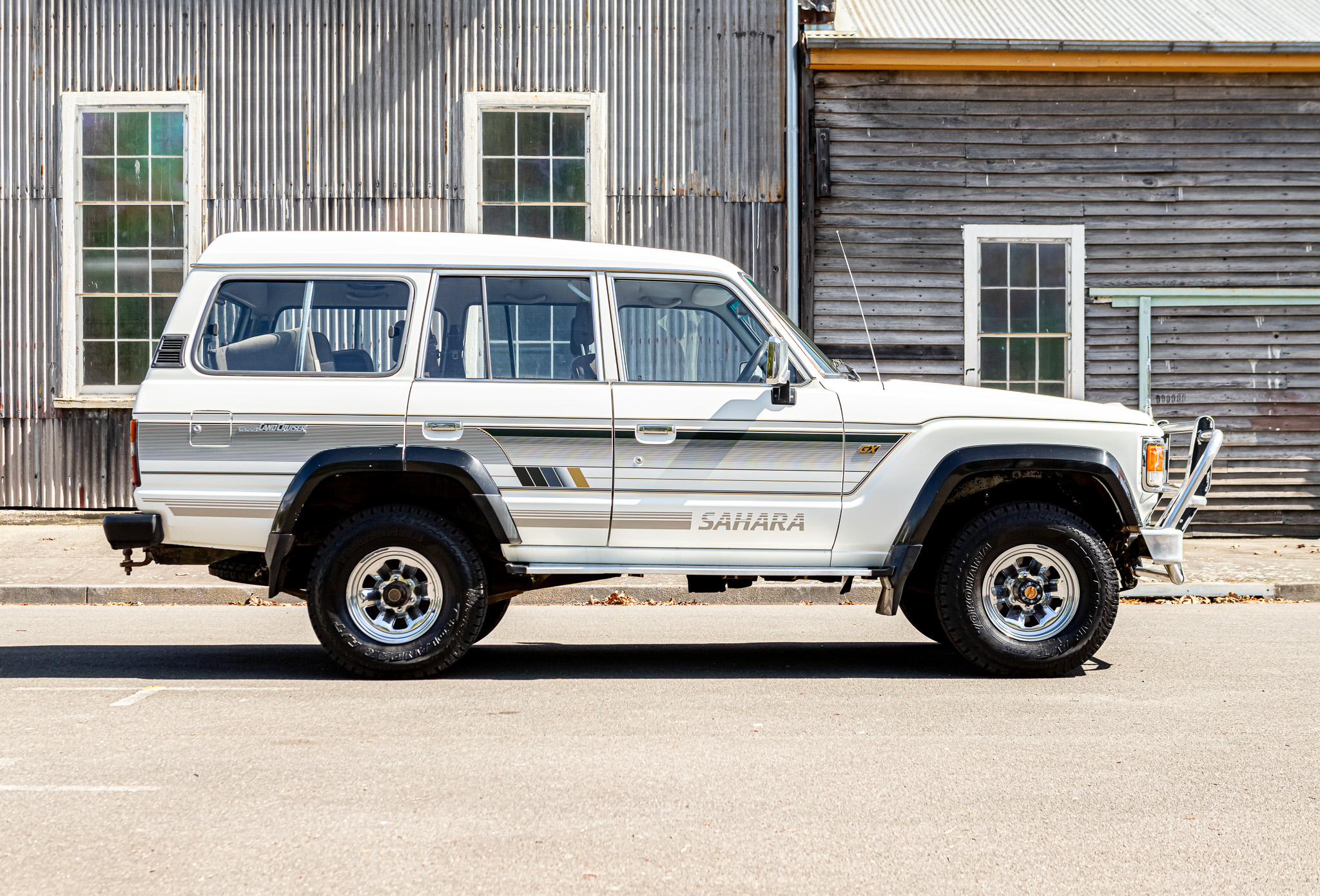 1987 TOYOTA FJ61 LANDCRUISER 'SAHARA'
