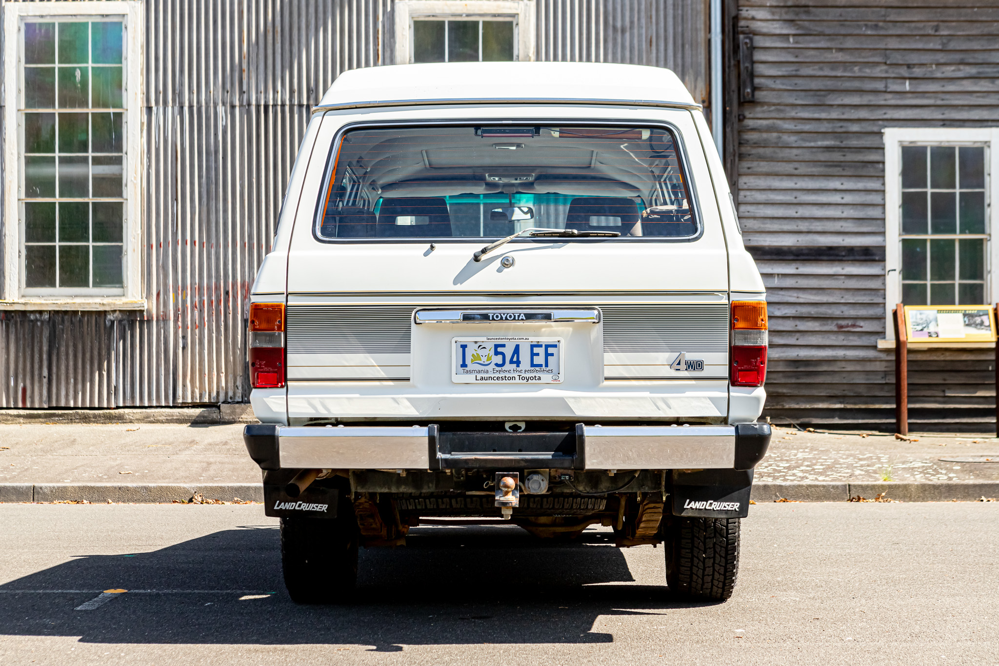 1987 TOYOTA FJ61 LANDCRUISER 'SAHARA'
