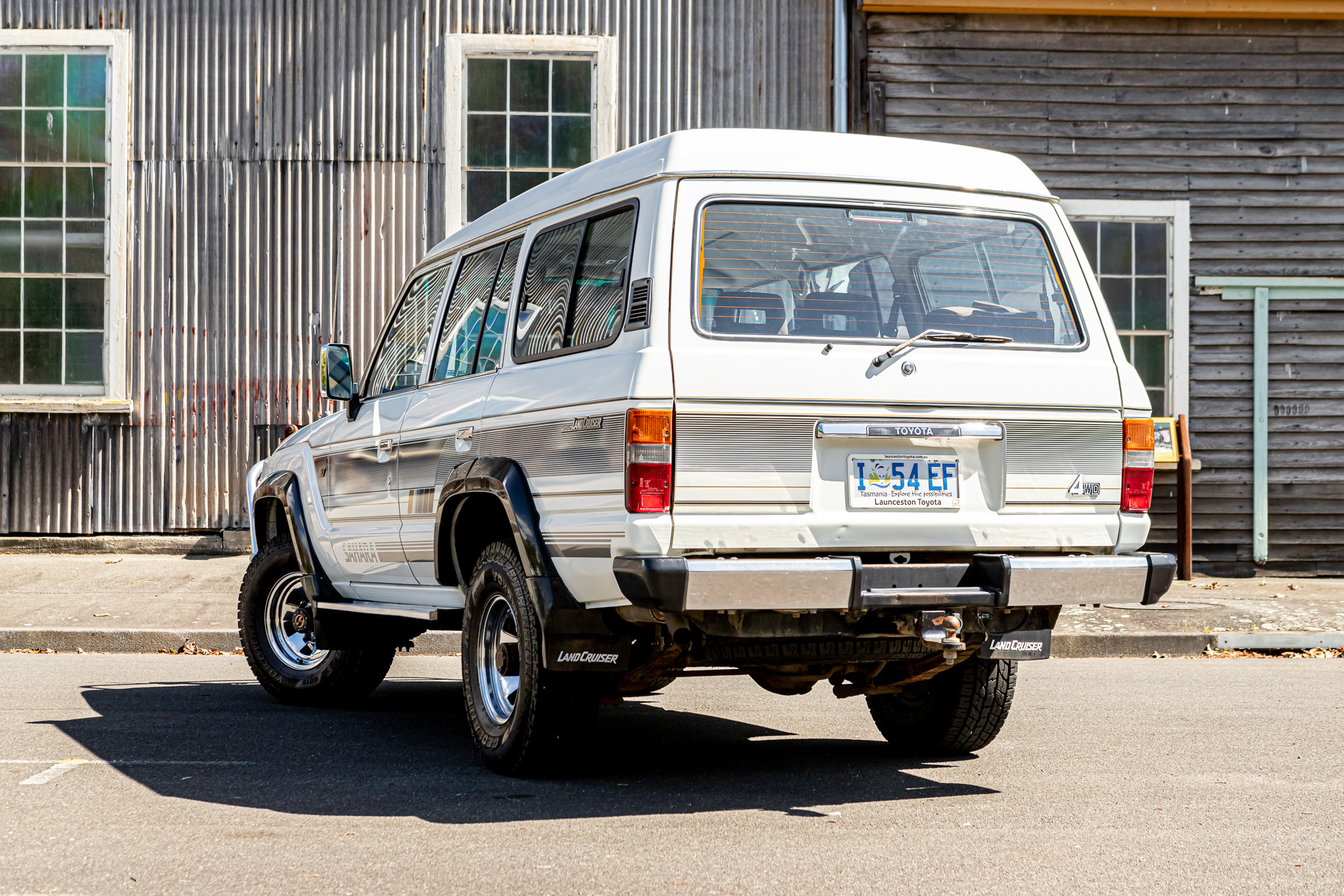 1987 TOYOTA FJ61 LANDCRUISER 'SAHARA'