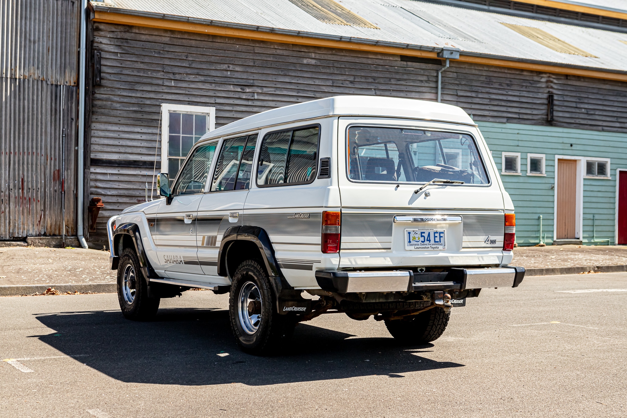 1987 TOYOTA FJ61 LANDCRUISER 'SAHARA'