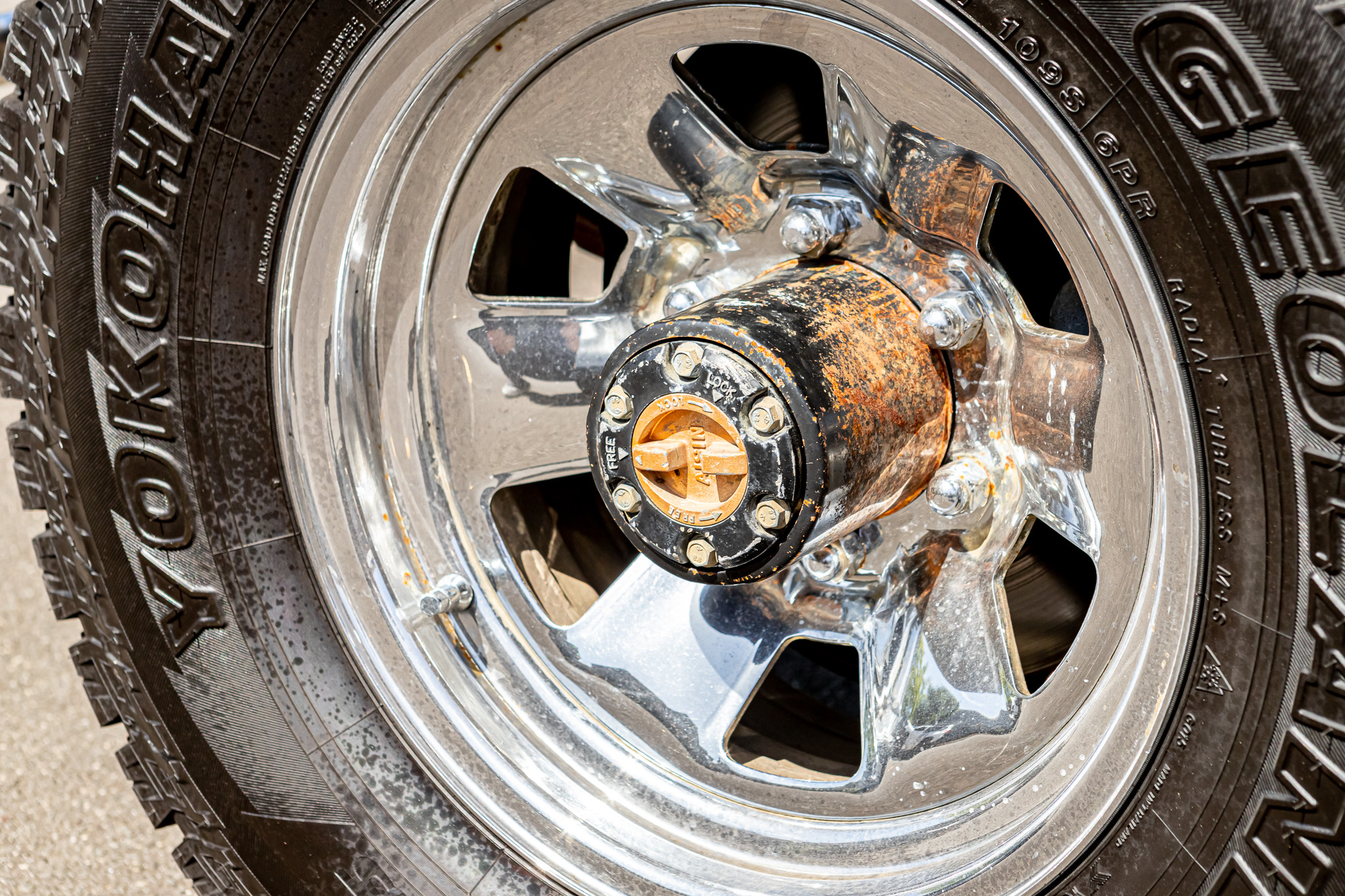 1987 TOYOTA FJ61 LANDCRUISER 'SAHARA'