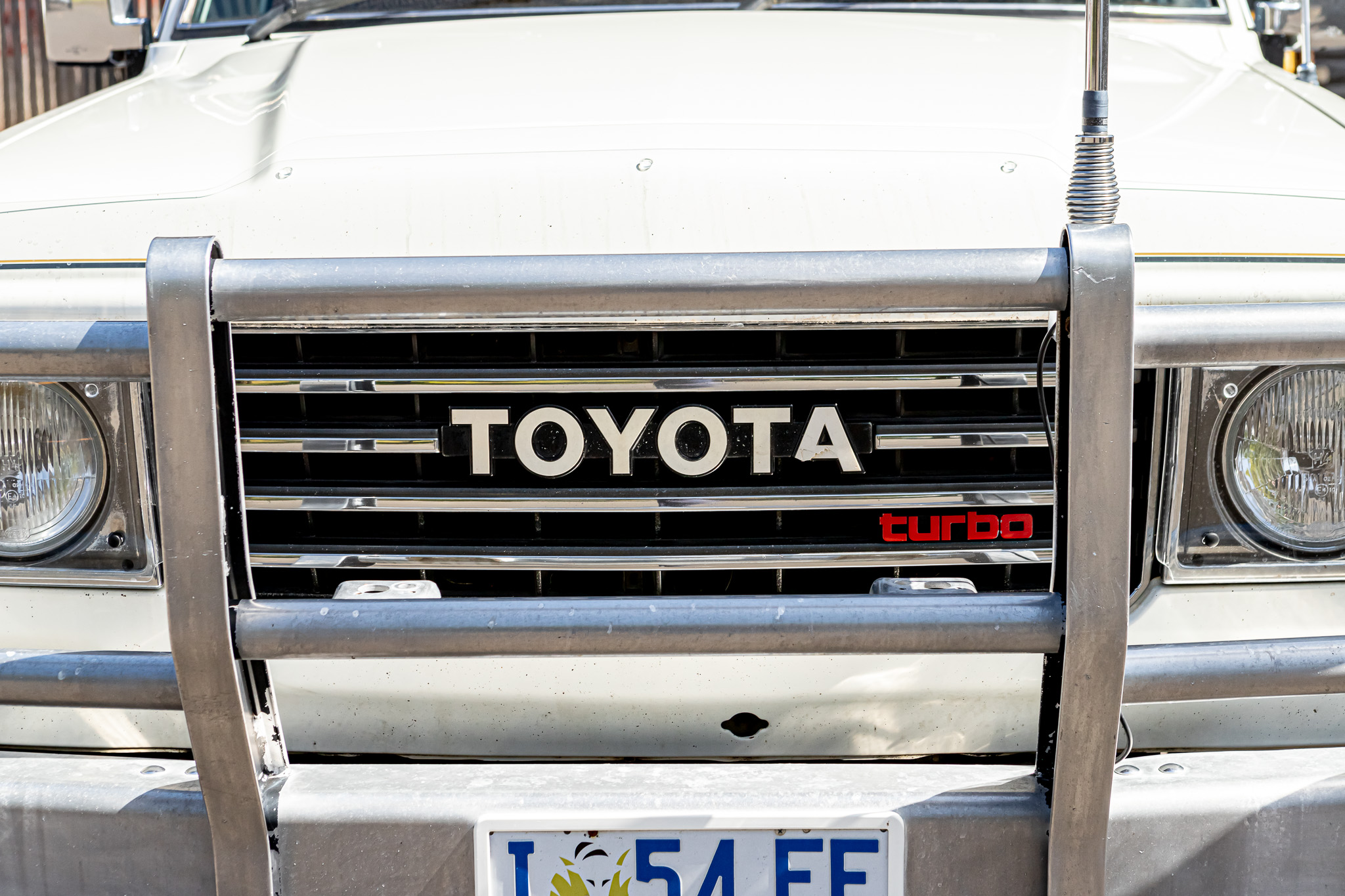 1987 TOYOTA FJ61 LANDCRUISER 'SAHARA'