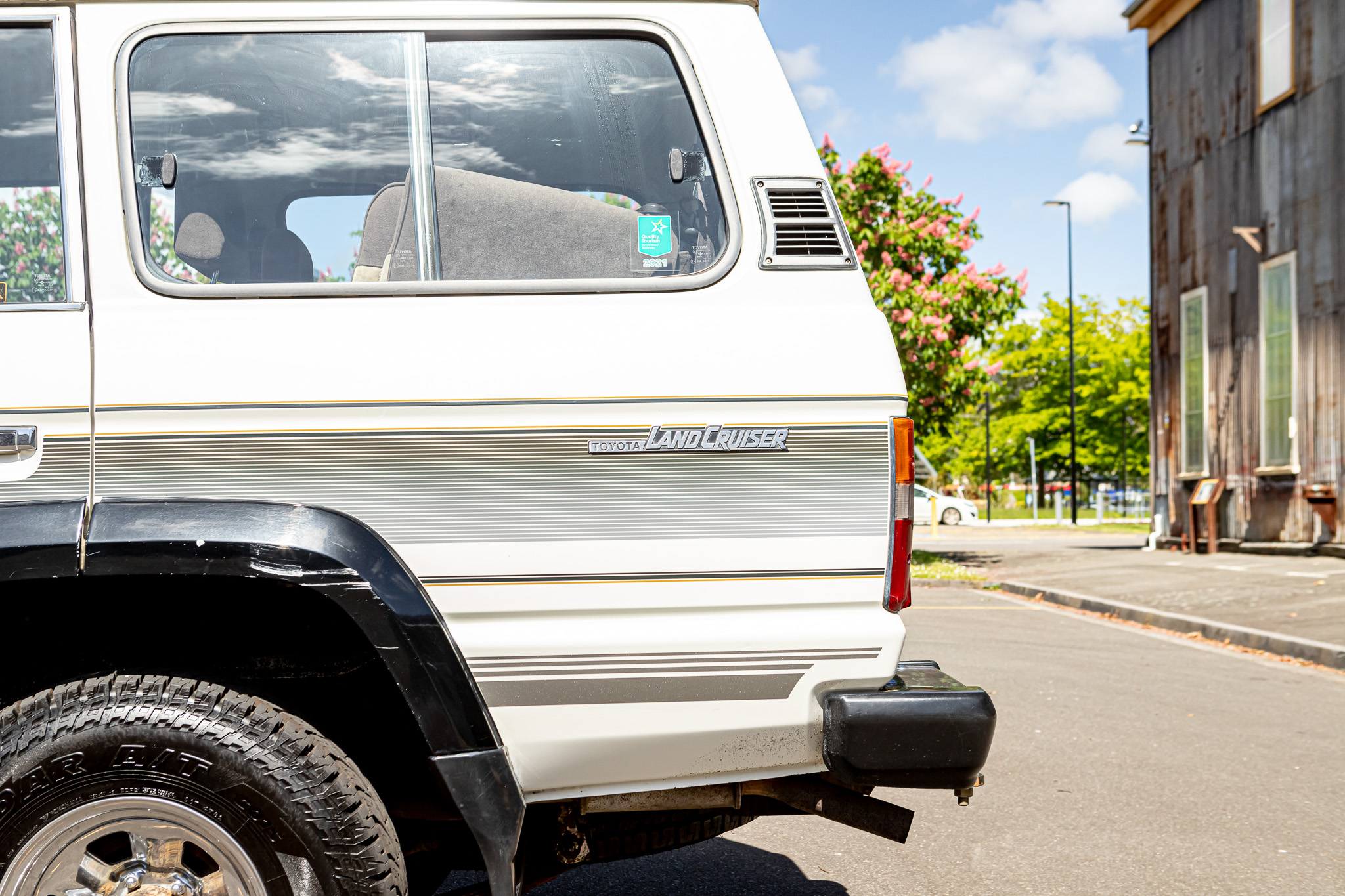 1987 TOYOTA FJ61 LANDCRUISER 'SAHARA'