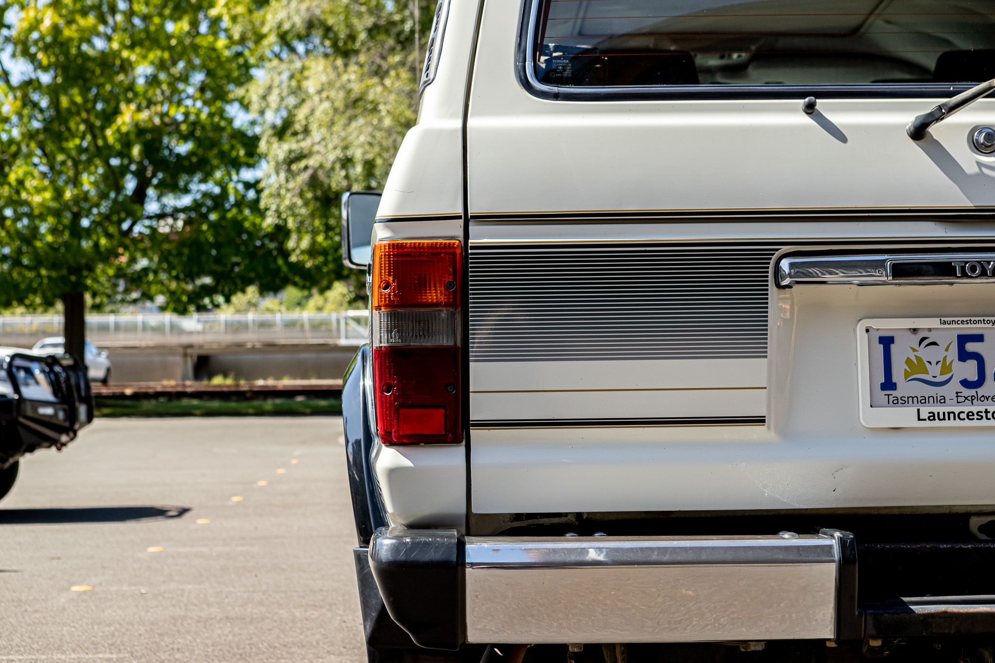 1987 TOYOTA FJ61 LANDCRUISER 'SAHARA'