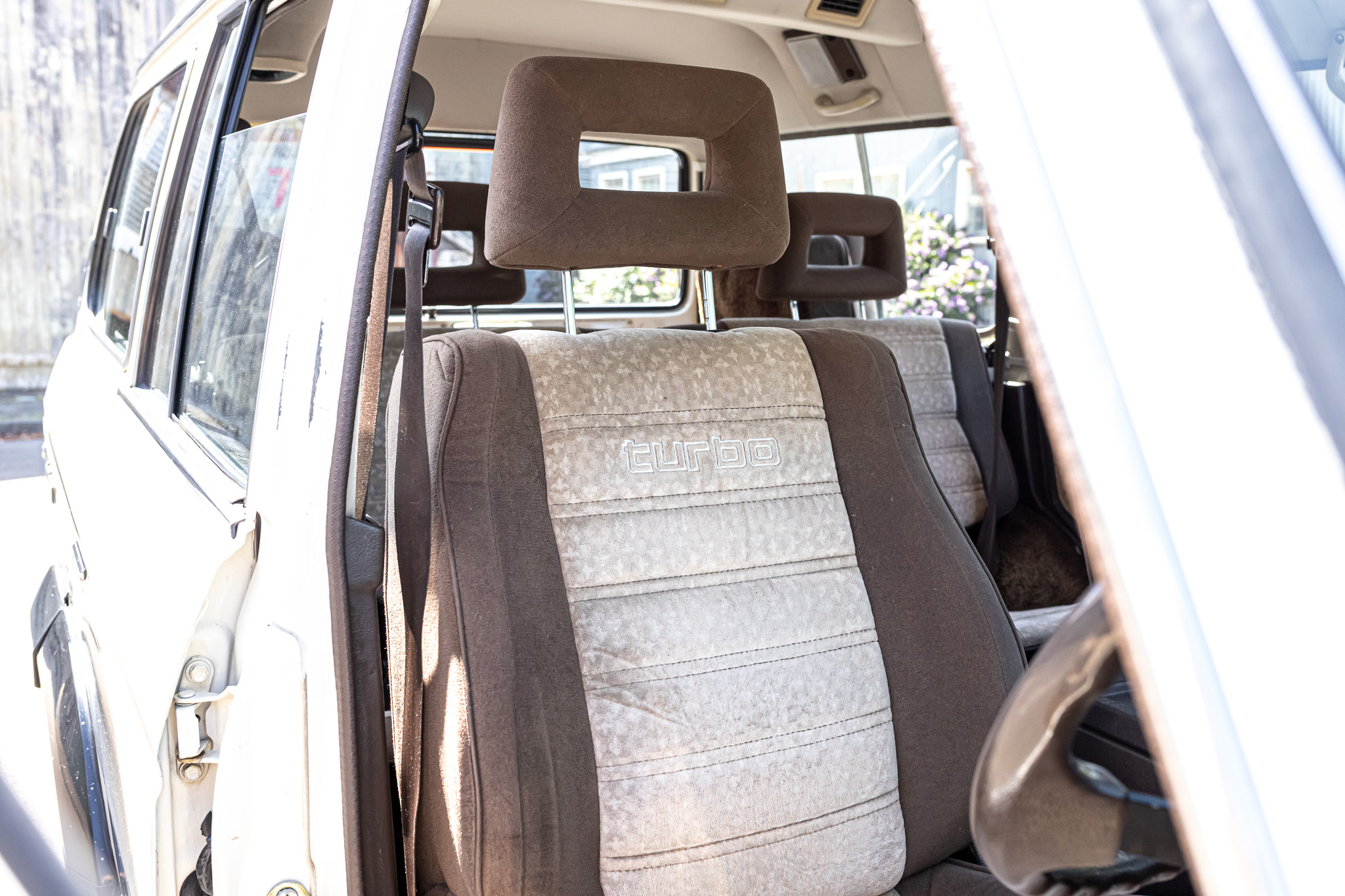 1987 TOYOTA FJ61 LANDCRUISER 'SAHARA'