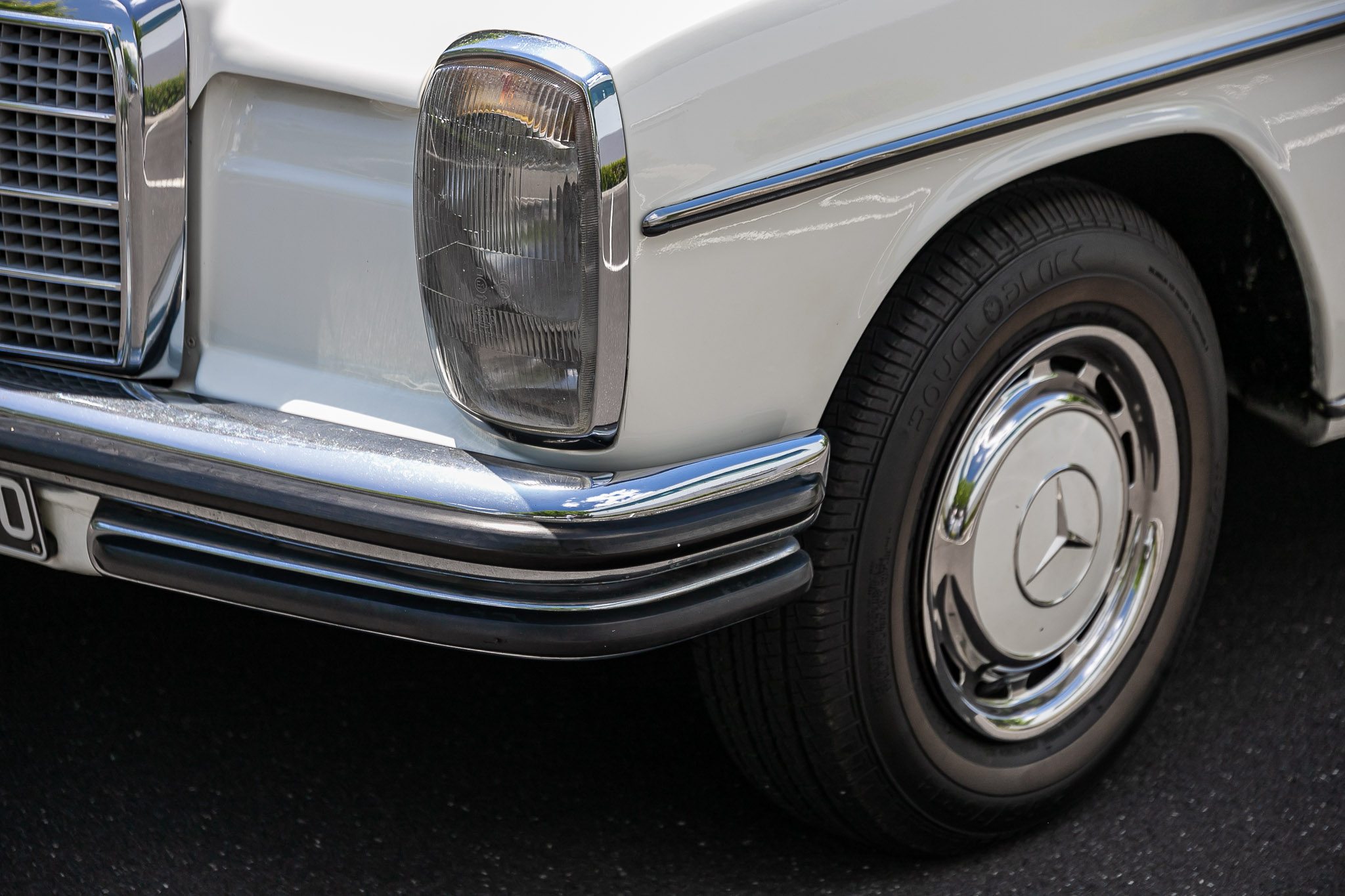 1973 MERCEDES-BENZ (W114) 280 CE COUPE