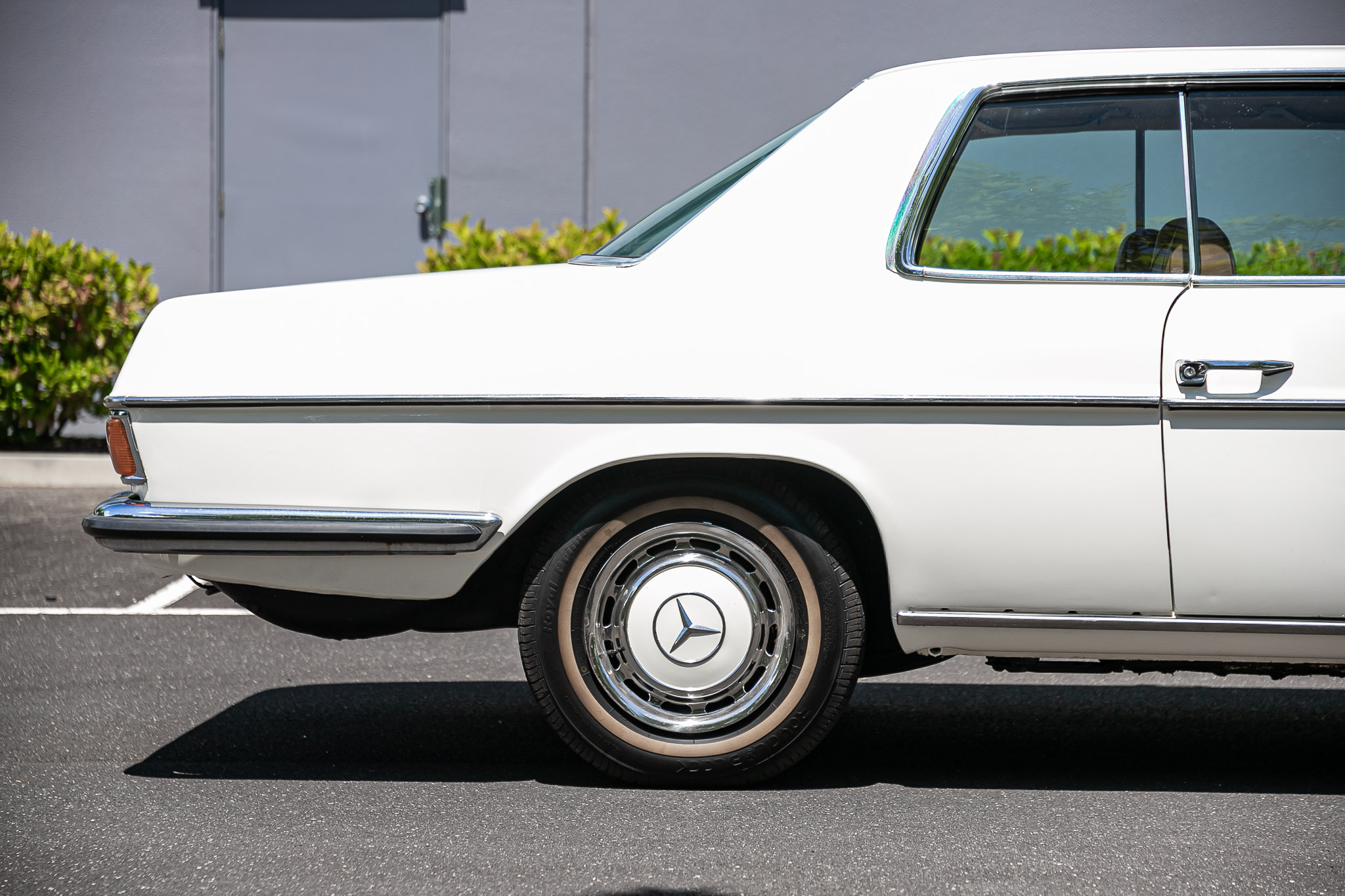 1973 MERCEDES-BENZ (W114) 280 CE COUPE