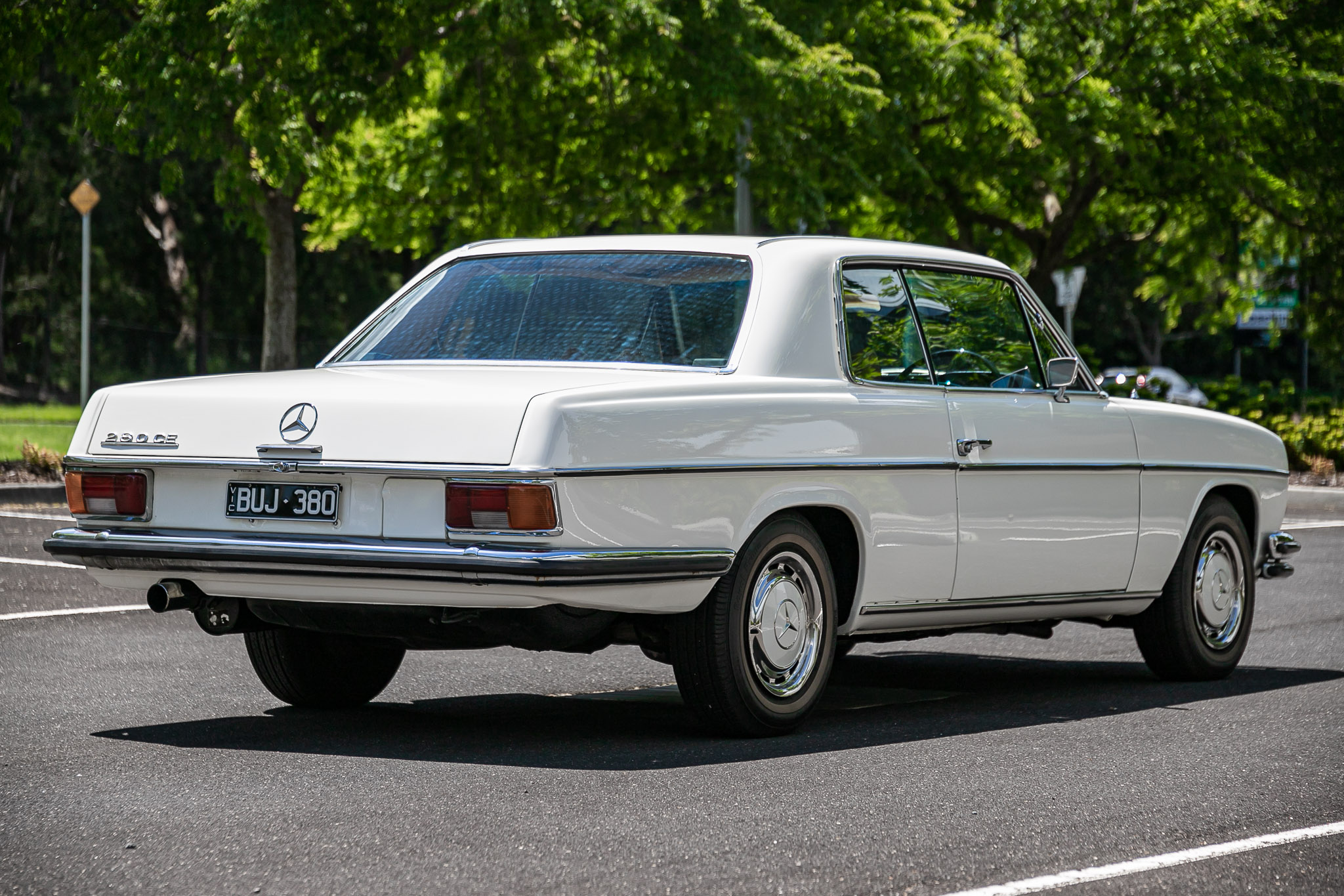 1973 MERCEDES-BENZ (W114) 280 CE COUPE