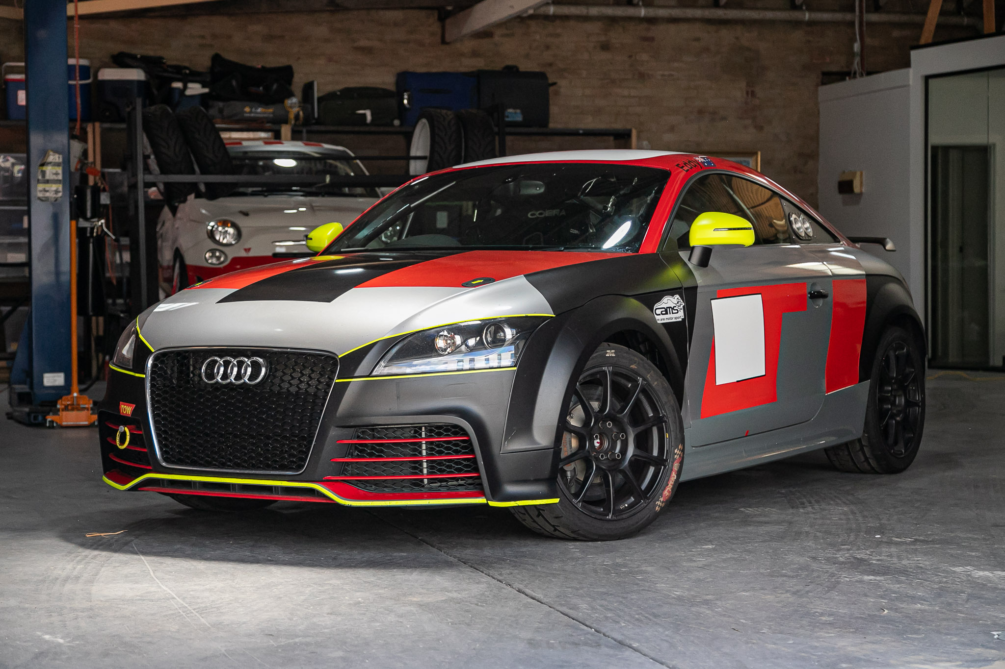 2011 AUDI TT RS - RACE CAR