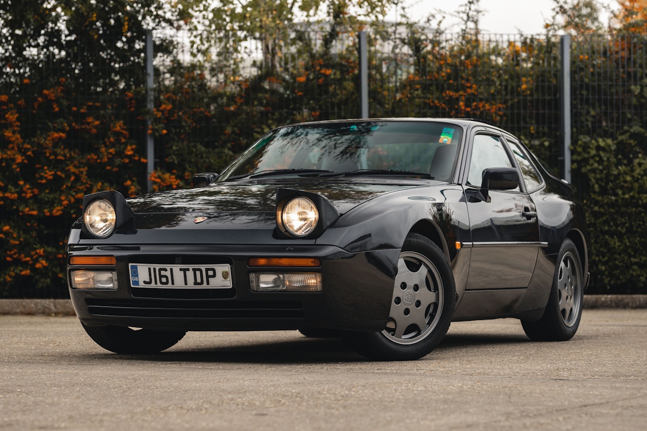 Porsche 944 Black