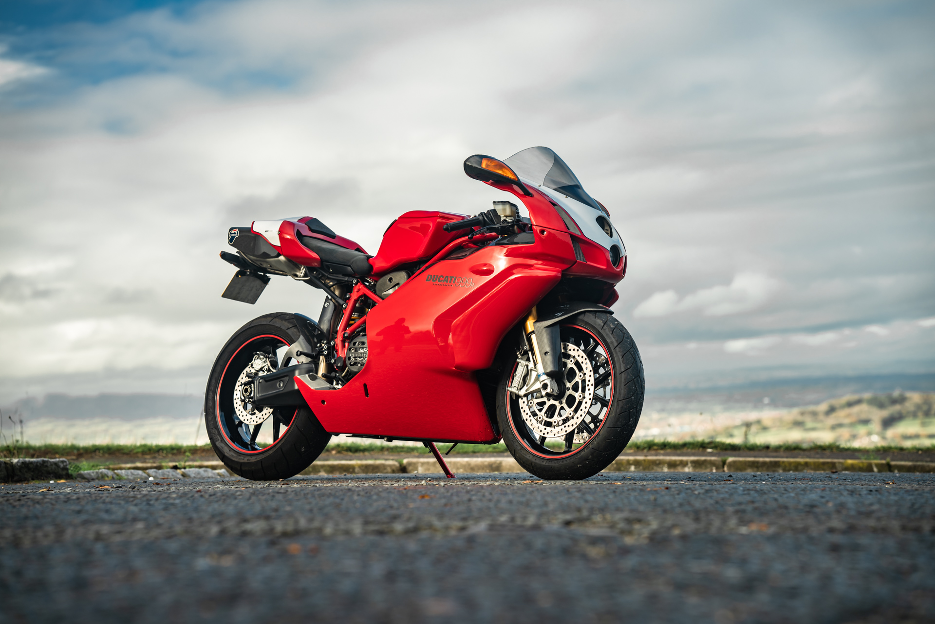 2004 DUCATI 999 R for sale by buy now in Cheltenham, Gloucestershire ...