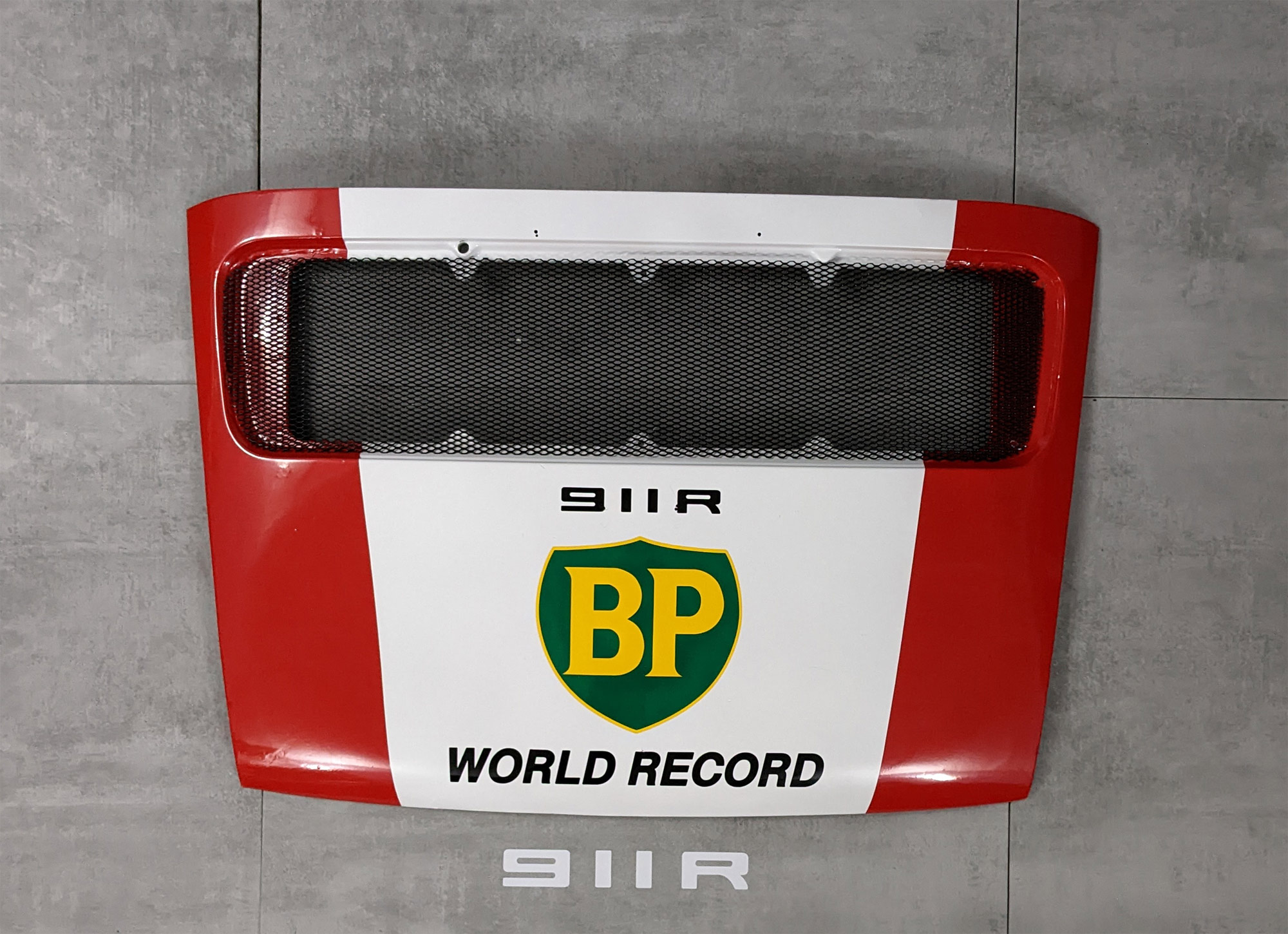 PORSCHE 911 BONNET AND DECK LID – 911 R WORLD RECORD LIVERY