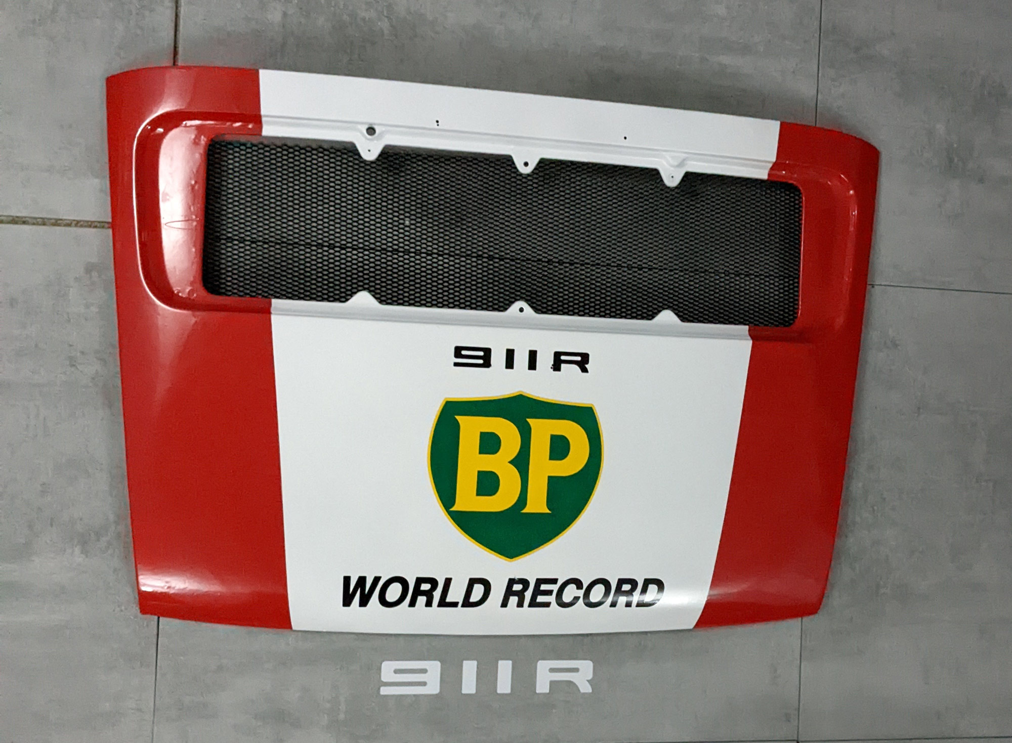 PORSCHE 911 BONNET AND DECK LID – 911 R WORLD RECORD LIVERY