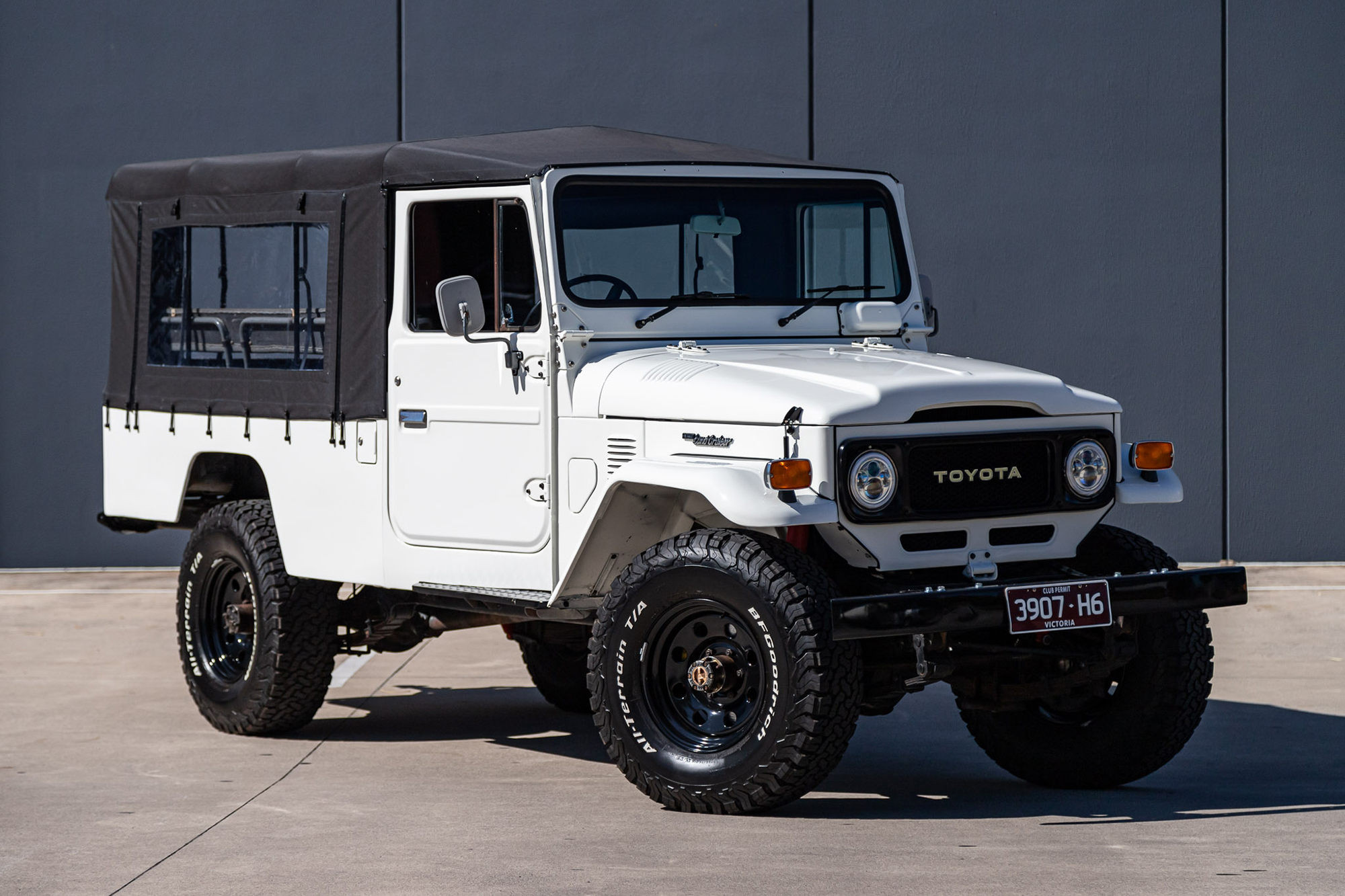 1984 TOYOTA FJ45 LAND CRUISER