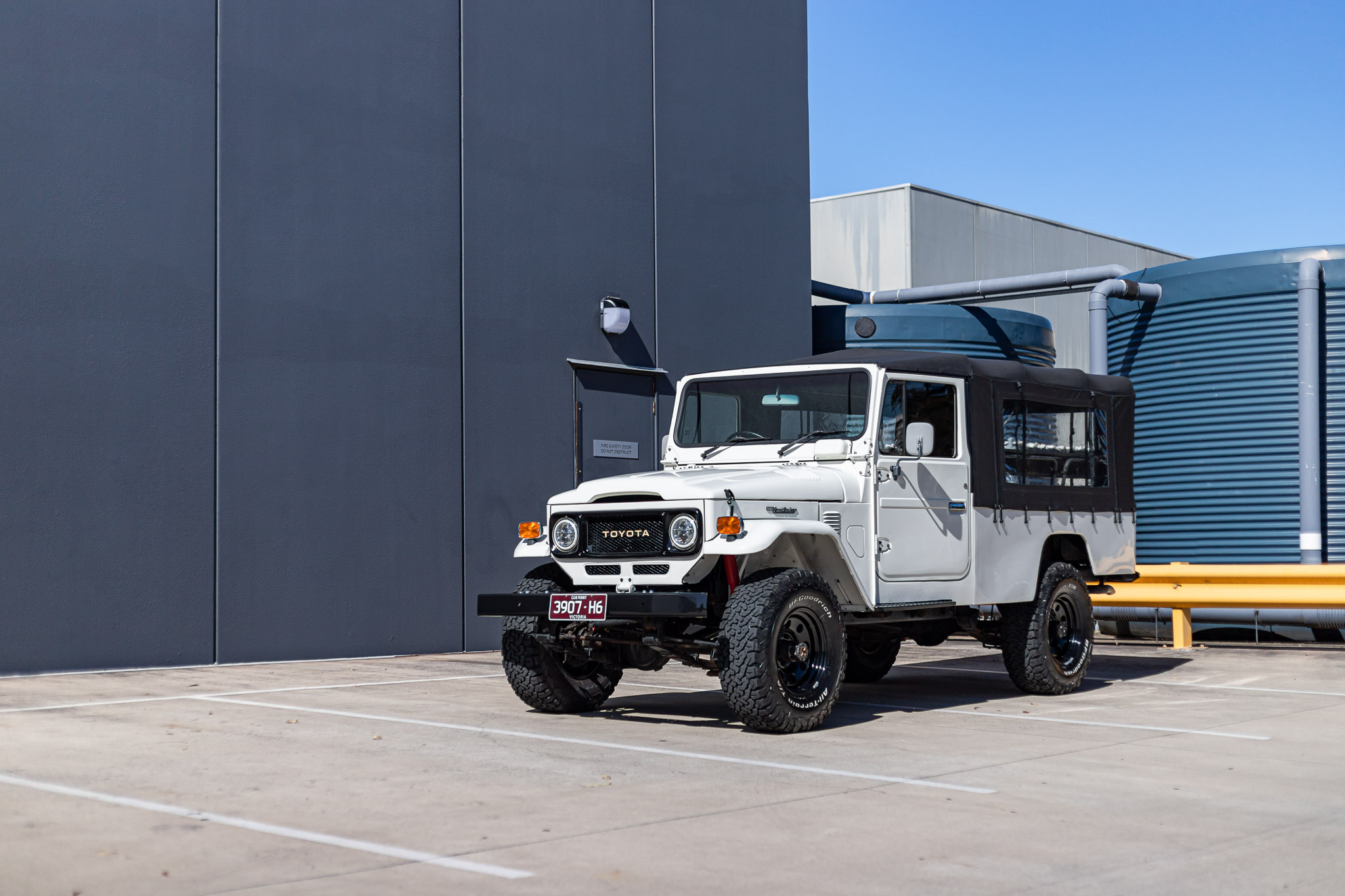 1984 TOYOTA FJ45 LAND CRUISER