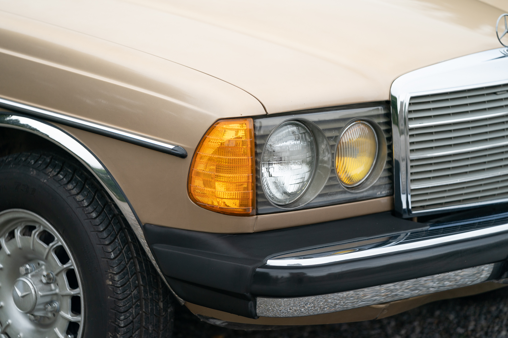1983 MERCEDES-BENZ (W123) 300 CD
