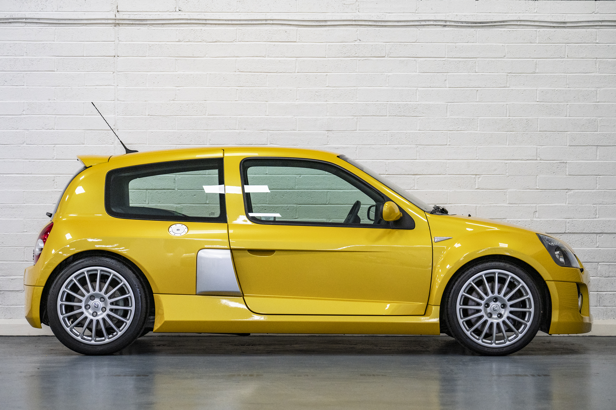 2006 RENAULT CLIO V6 PHASE 2 - 1,531 MILES for sale by auction in ...