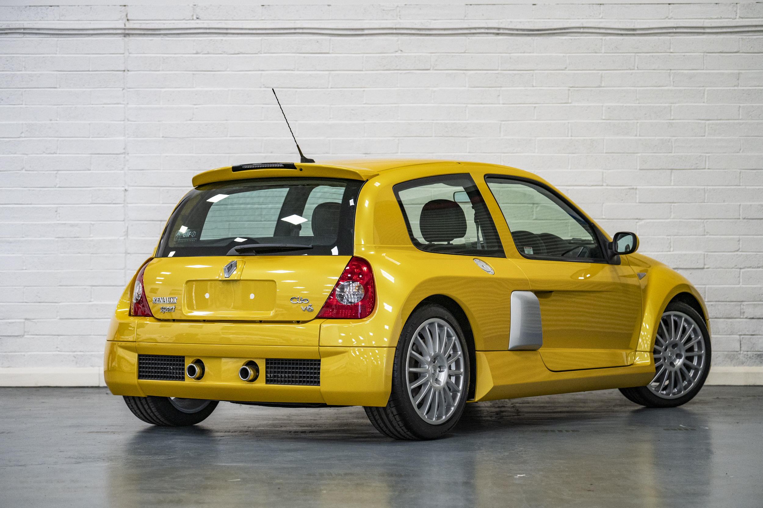 2006 RENAULT CLIO V6 PHASE 2 - 1,531 MILES