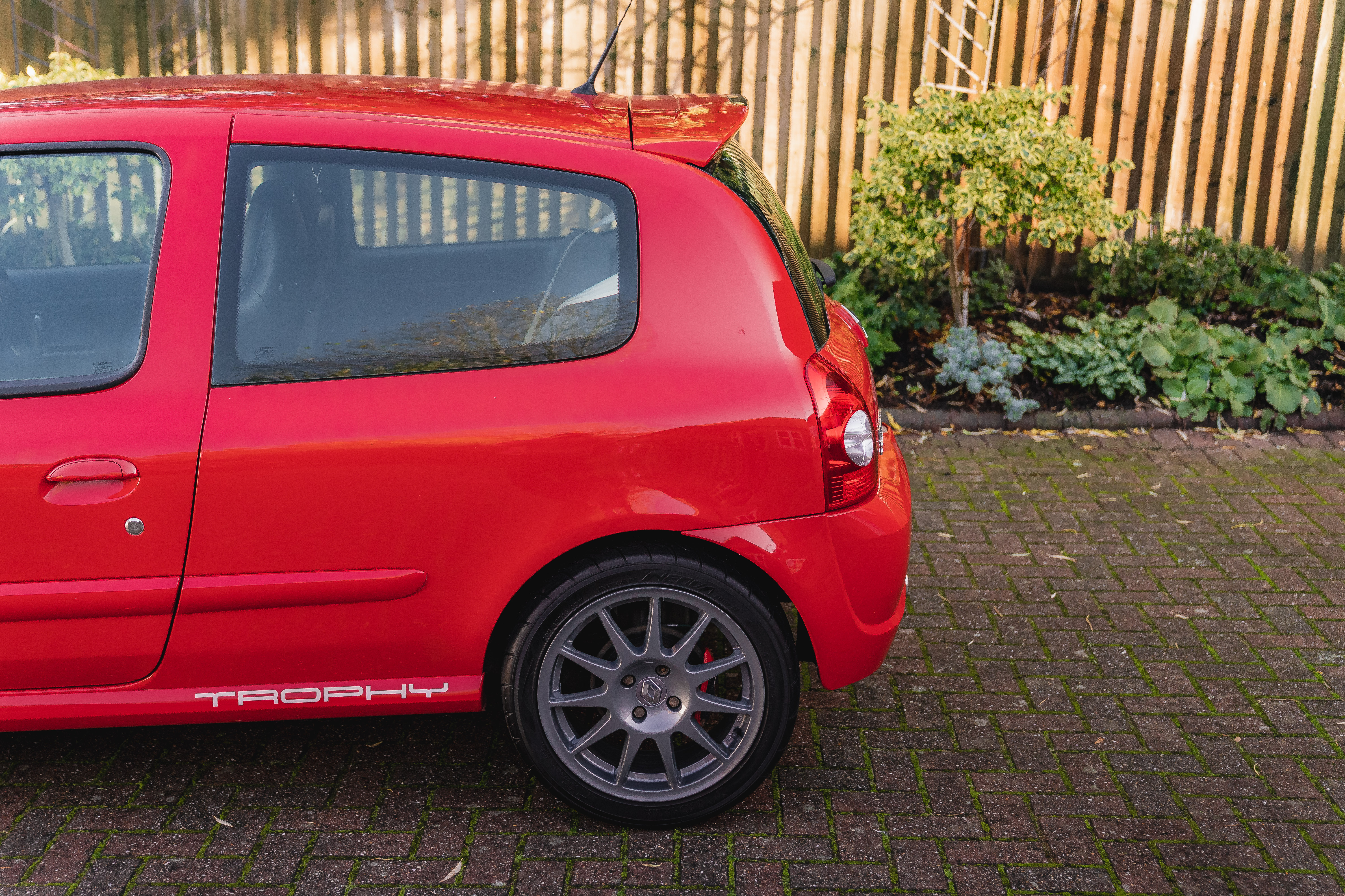 2005 RENAULTSPORT CLIO 182 TROPHY