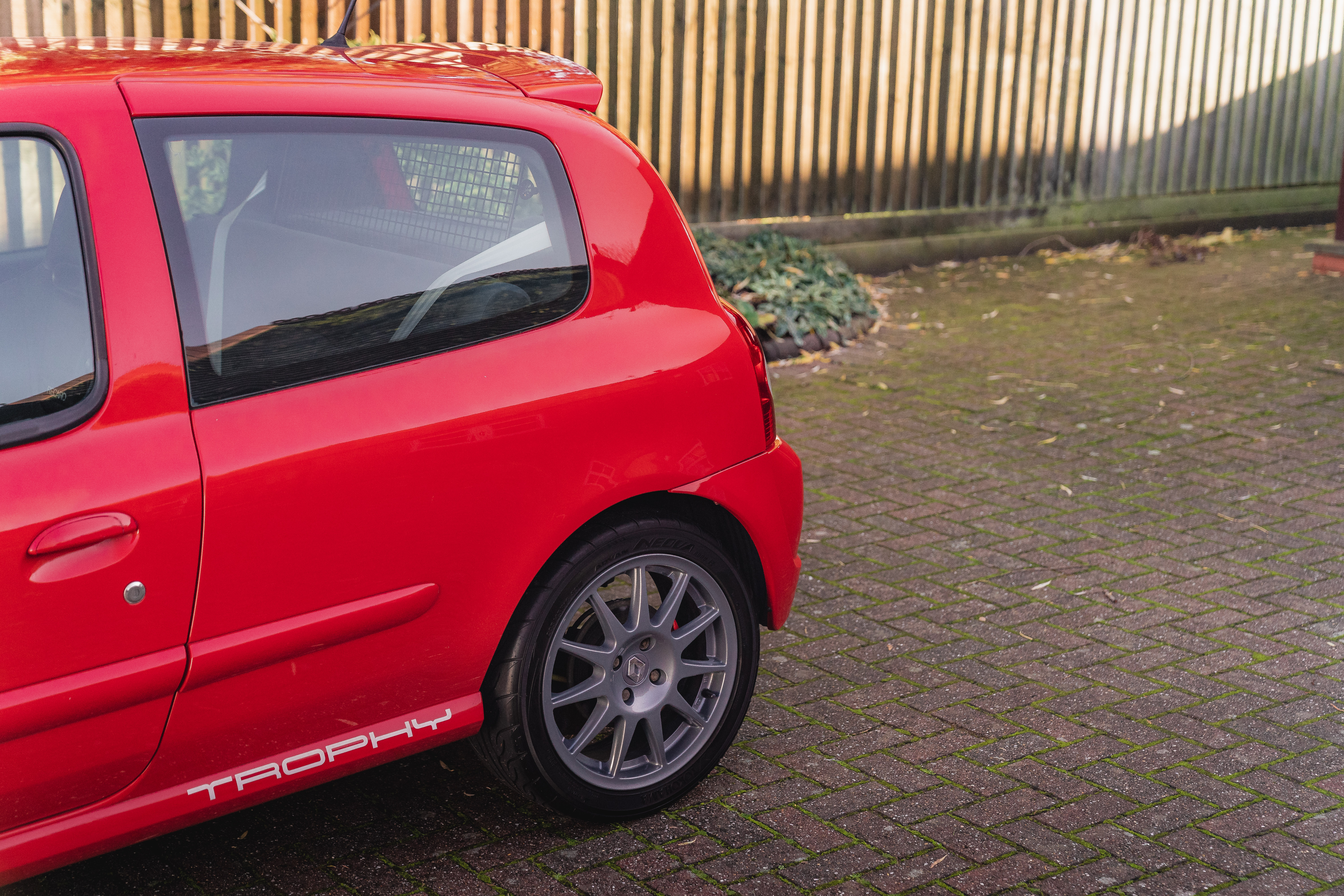 2005 RENAULTSPORT CLIO 182 TROPHY