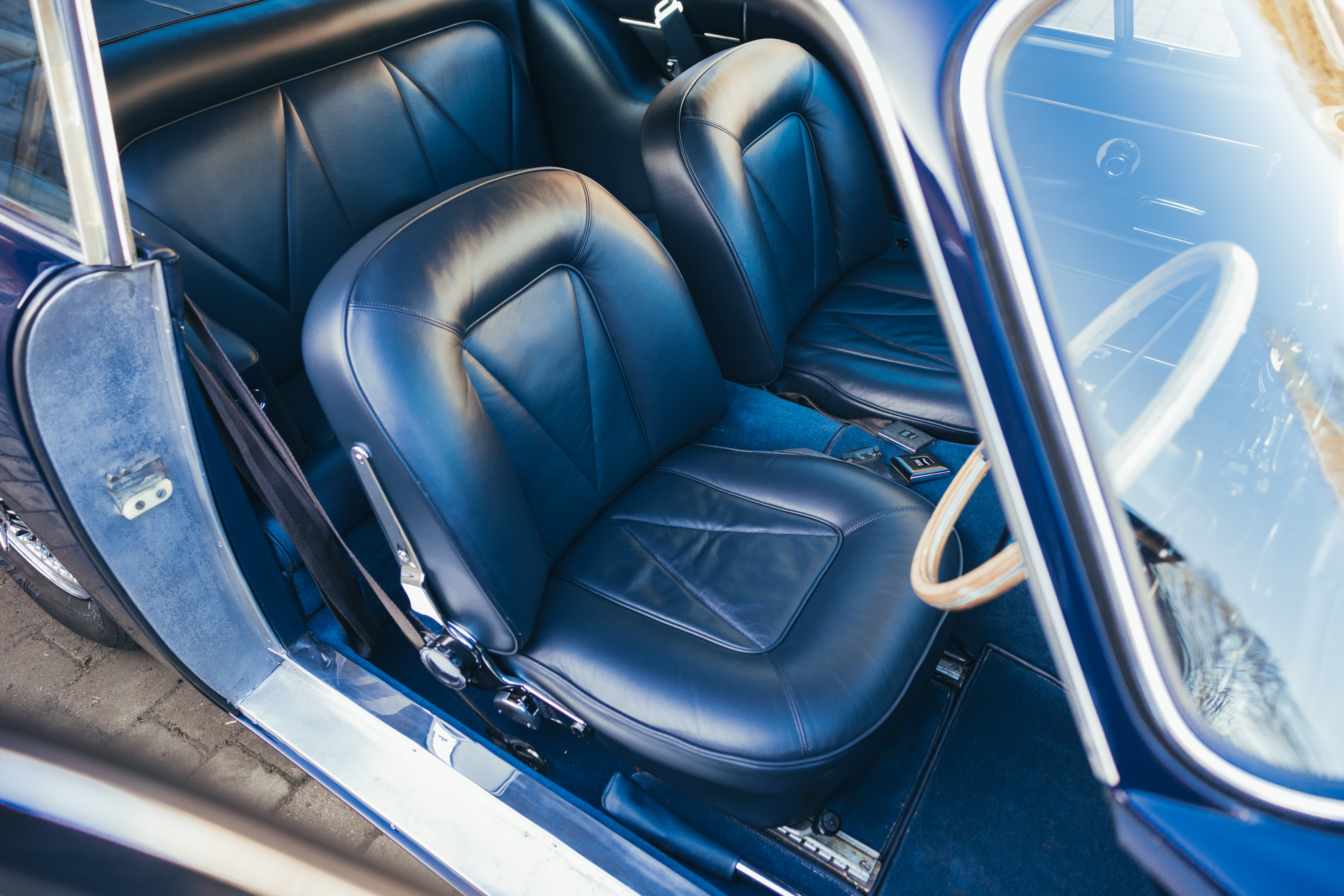 1967 ASTON MARTIN DB6