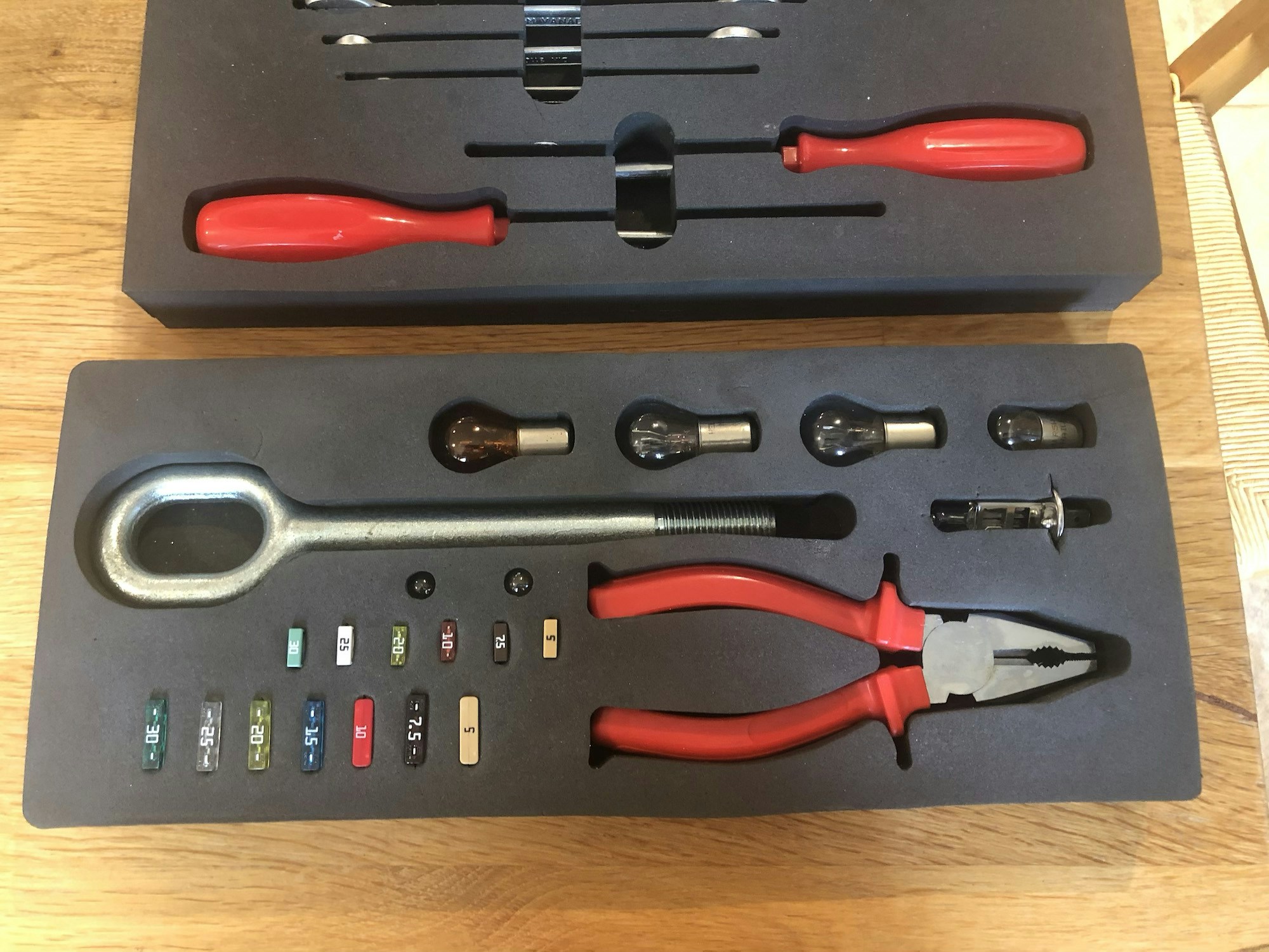 FERRARI F355 / 355 F1 TOOL KIT