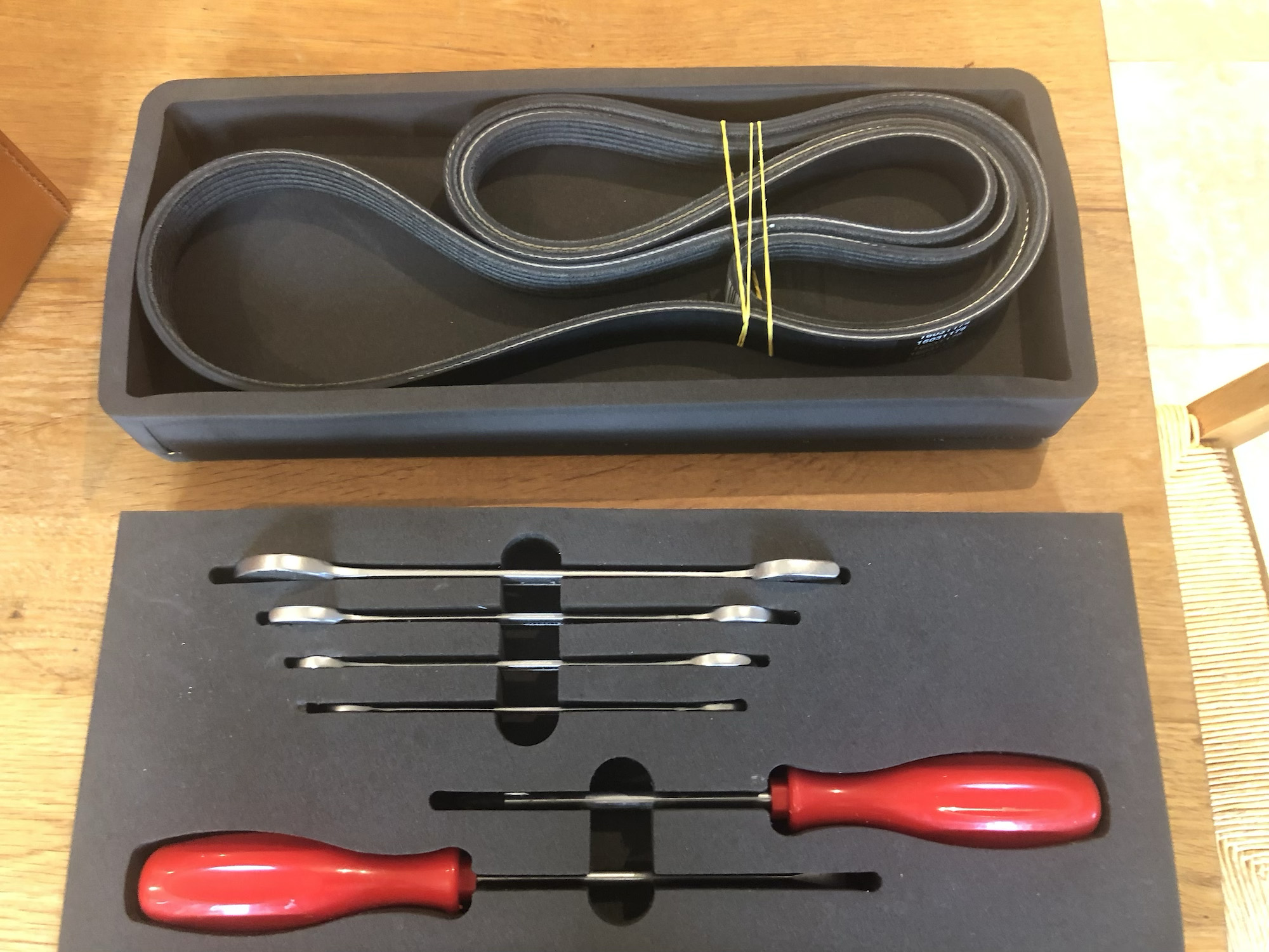 FERRARI F355 / 355 F1 TOOL KIT