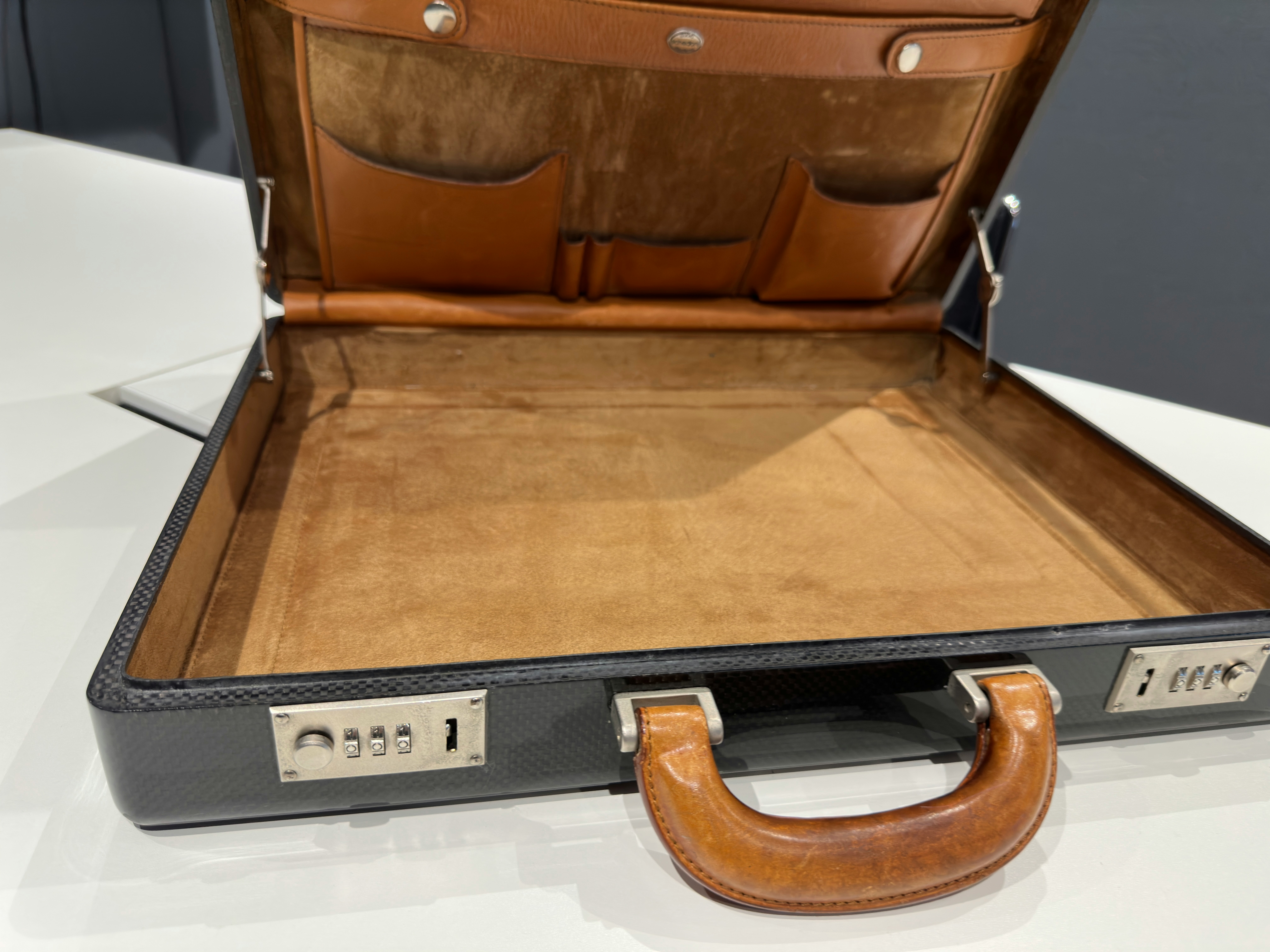 SCHEDONI CARBON FIBRE BRIEFCASE