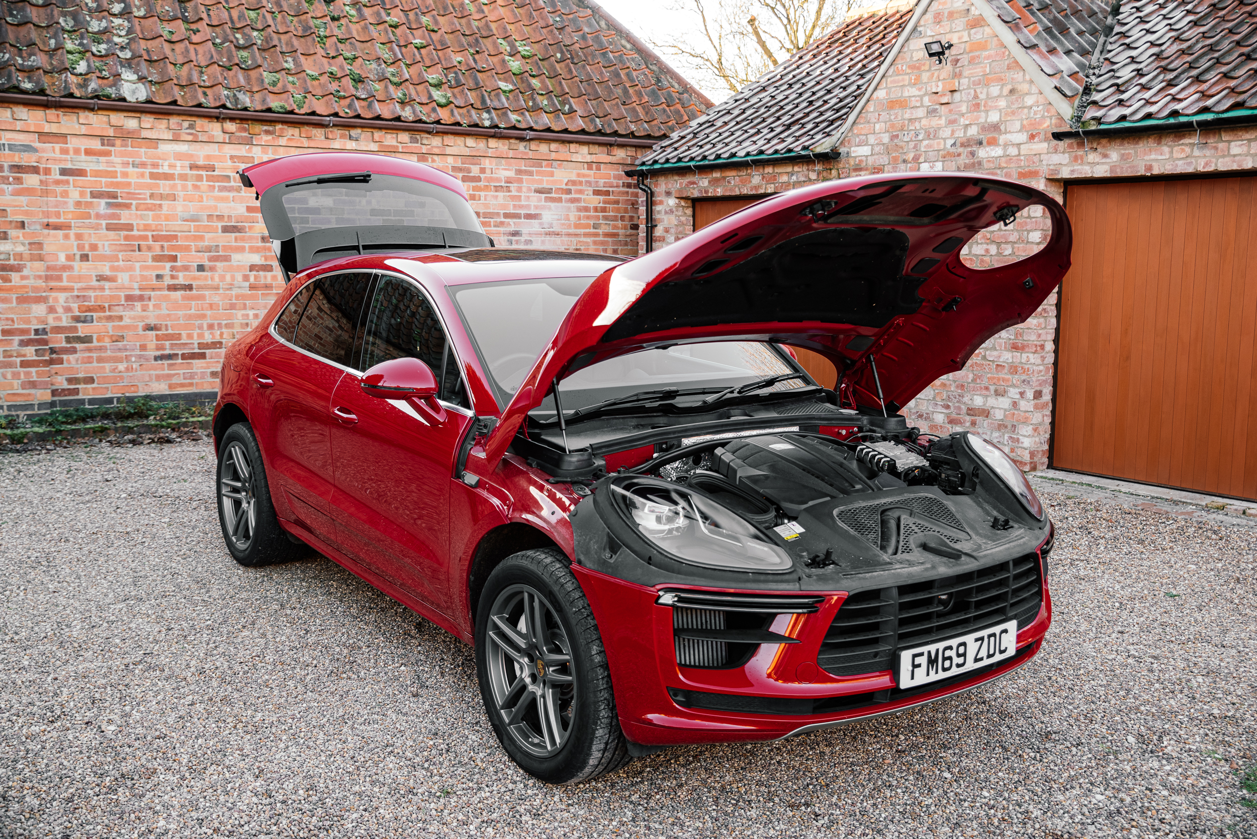 2019 PORSCHE MACAN TURBO