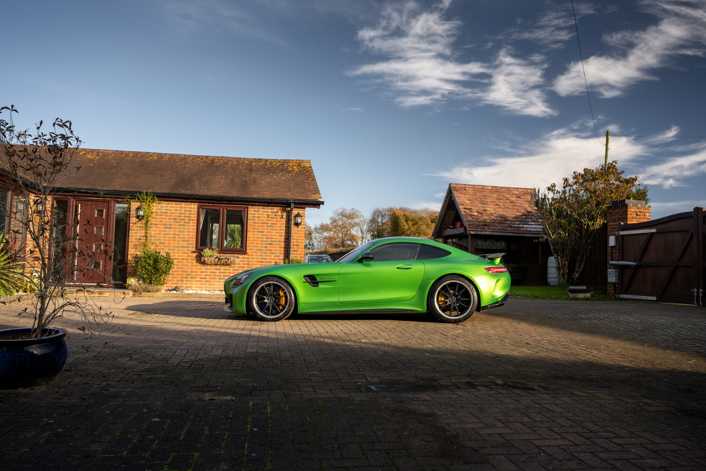 2017 MERCEDES-AMG GT R