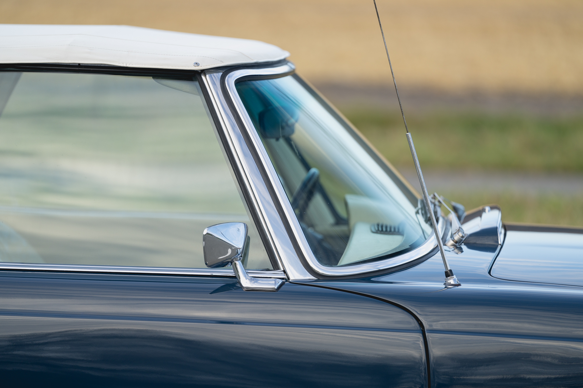 1971 MERCEDES-BENZ 280 SL PAGODA