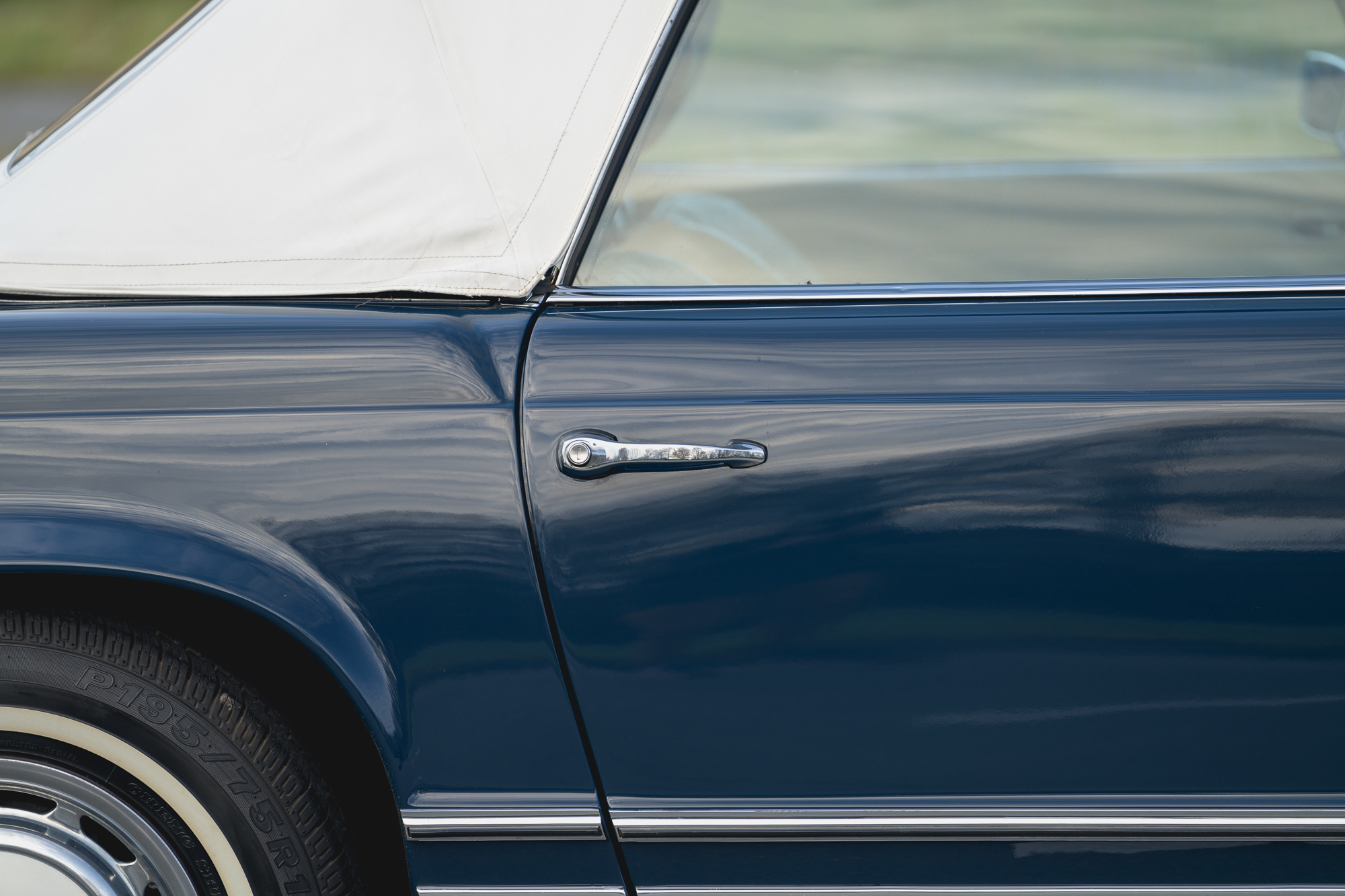 1971 MERCEDES-BENZ 280 SL PAGODA