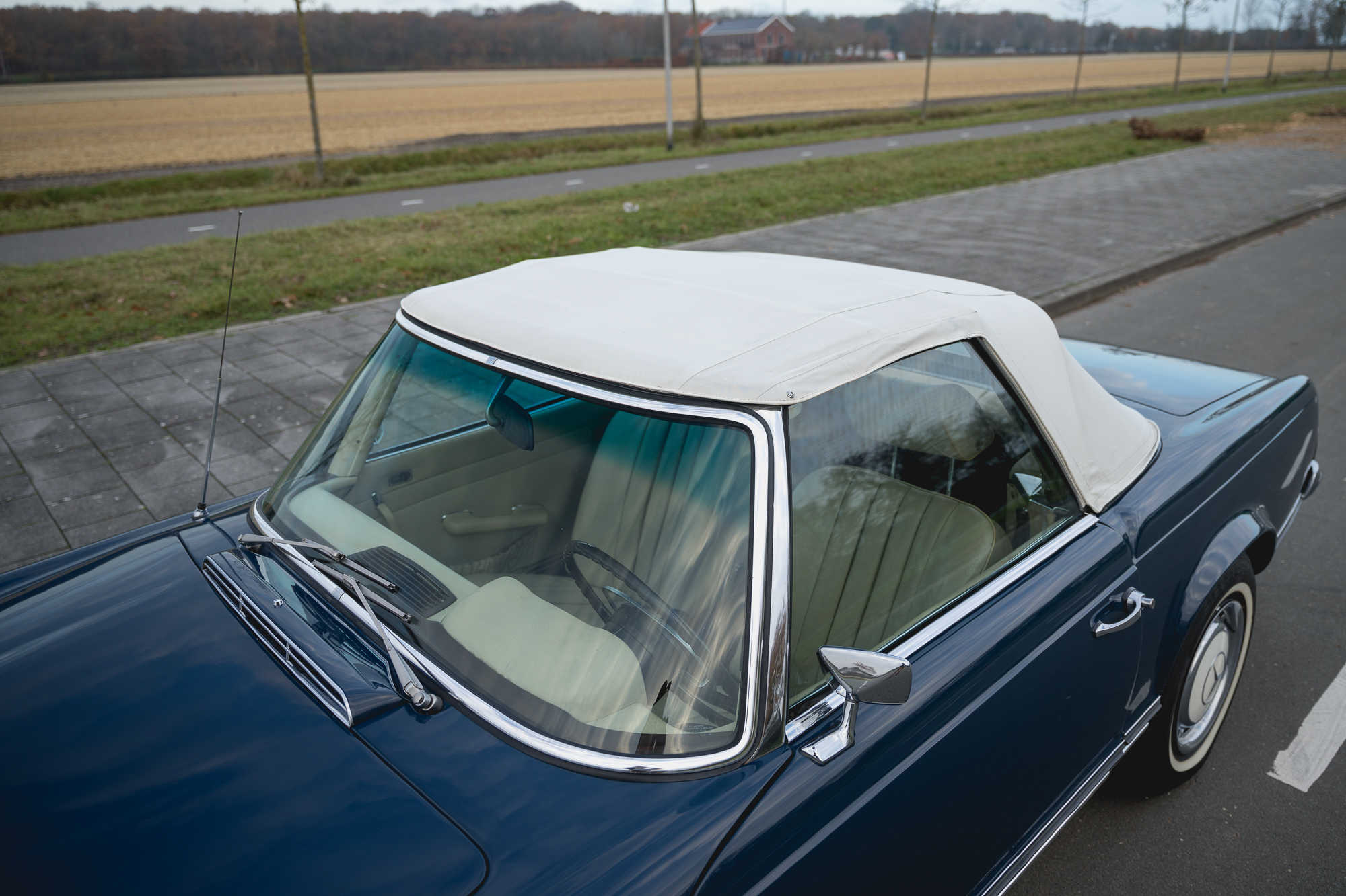 1971 MERCEDES-BENZ 280 SL PAGODA