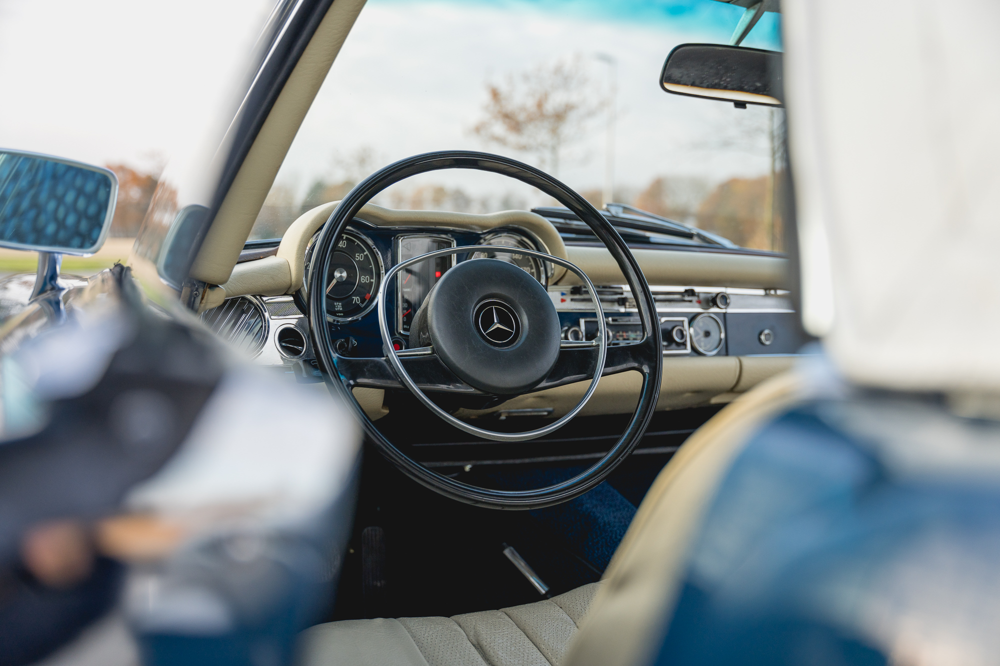 1971 MERCEDES-BENZ 280 SL PAGODA